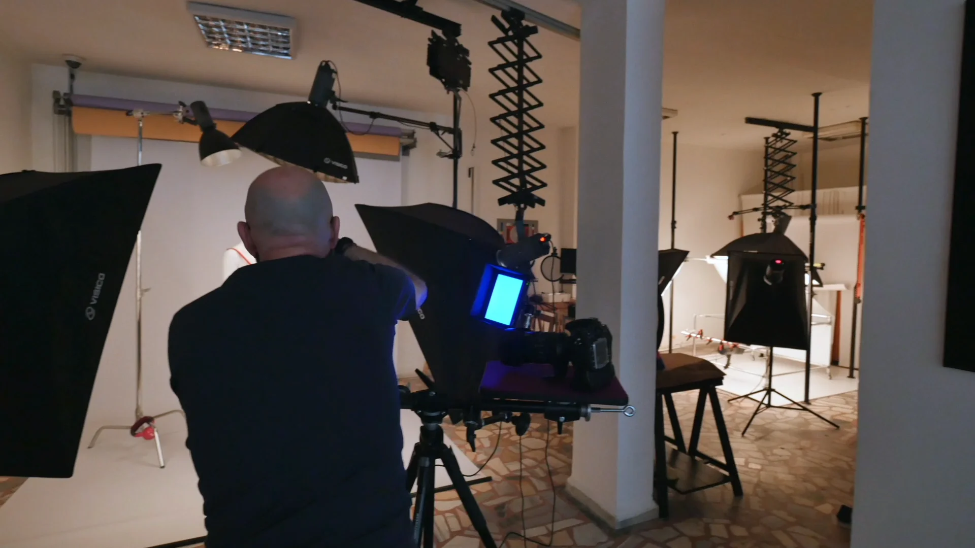 Photo Studio Ceiling Rail Track Flash Pantograph - Buy Pantograph ...