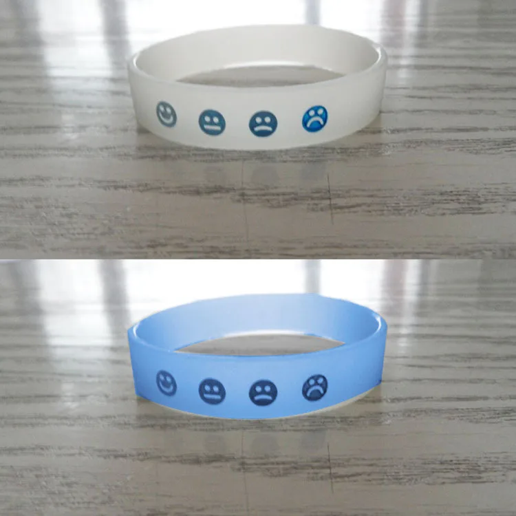 Customizable UV Sensitive Silicone Wristbands by ELLYPASE