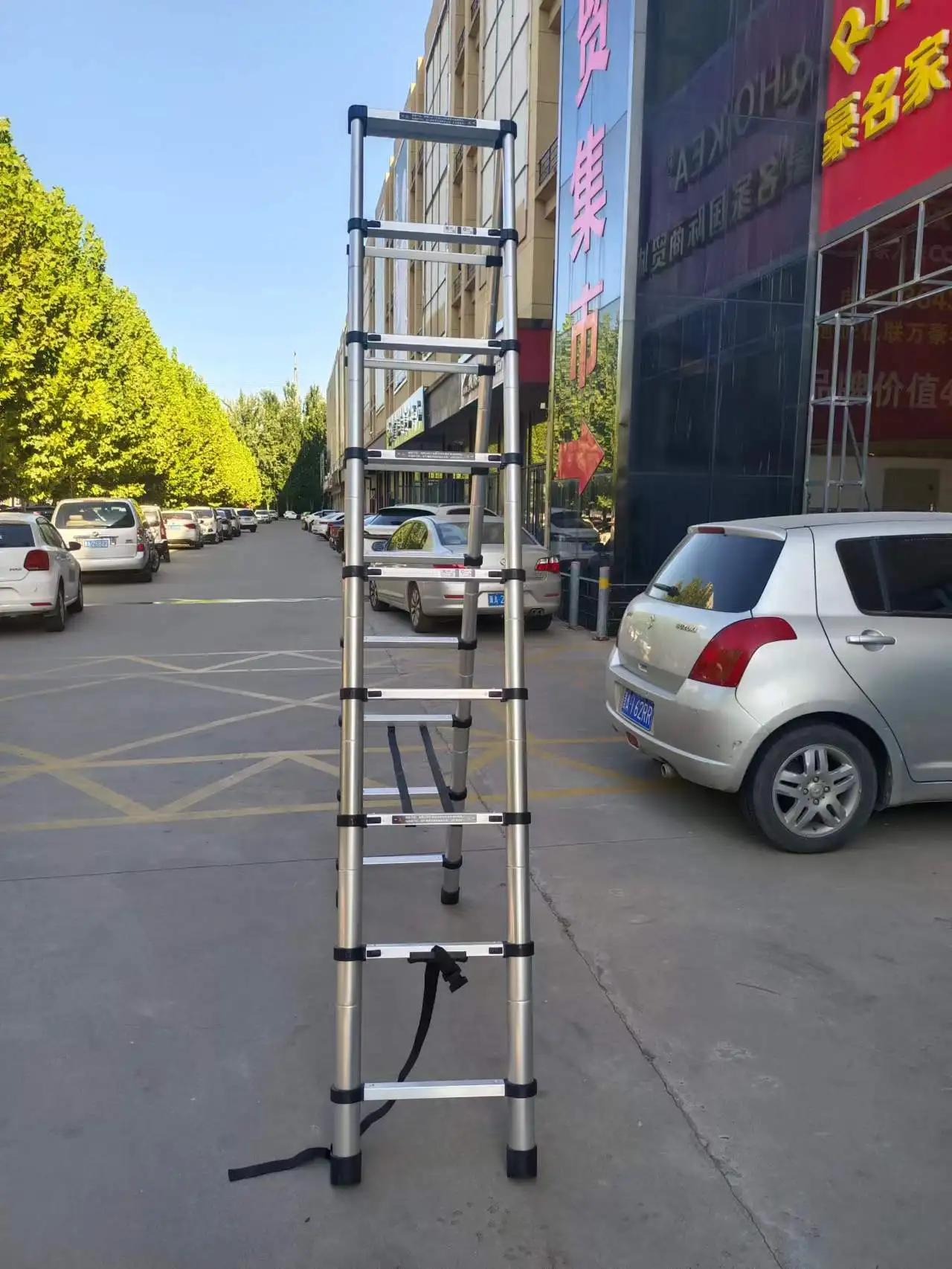 Portable Outdoor Pull-out Ladder Foldable Aluminum Alloy Telescopic ...