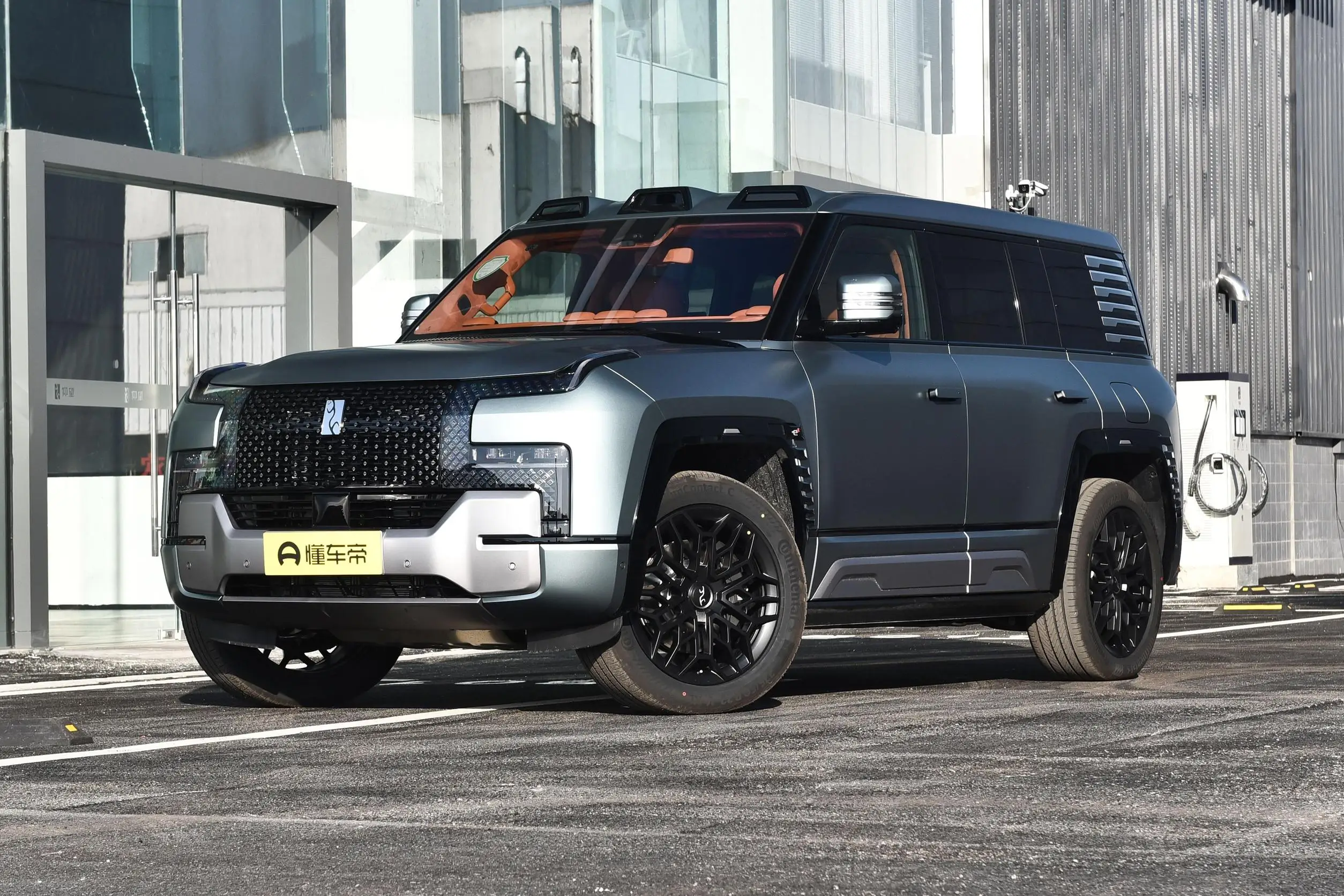 2023 Yangwang U8 Flagship - 1197 Hp, 1000 KM Range Extender