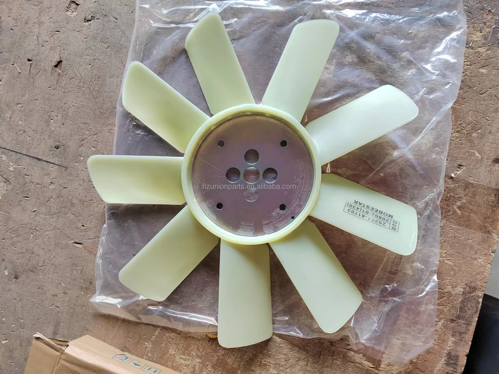 OEM 25261-41703 for Hyundai HD65/72 FAN-COOLING Truck Engine D4AL