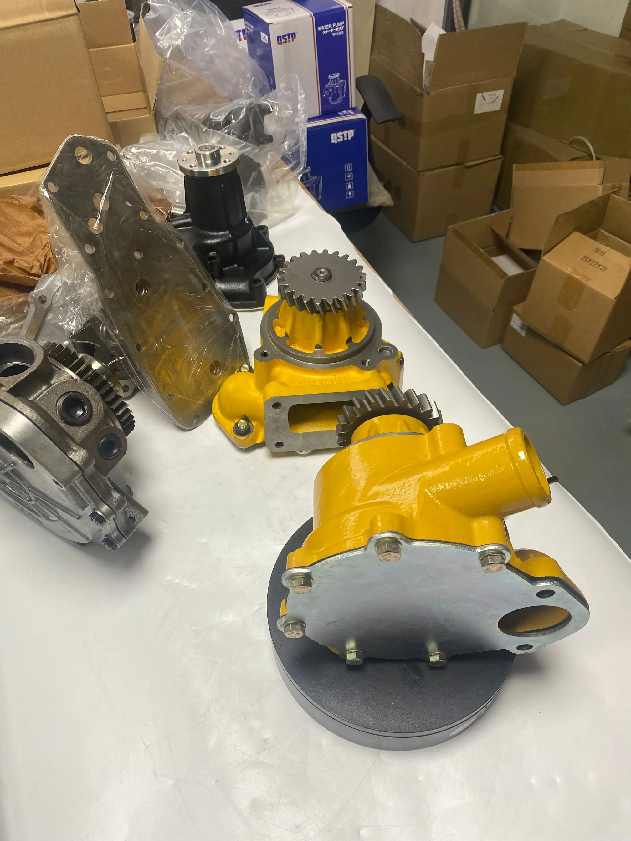 Water Pump Fd33 Engine Parts Ex60-1 Ed33 Fd33 21010-79026/7 21010-t9026 ...