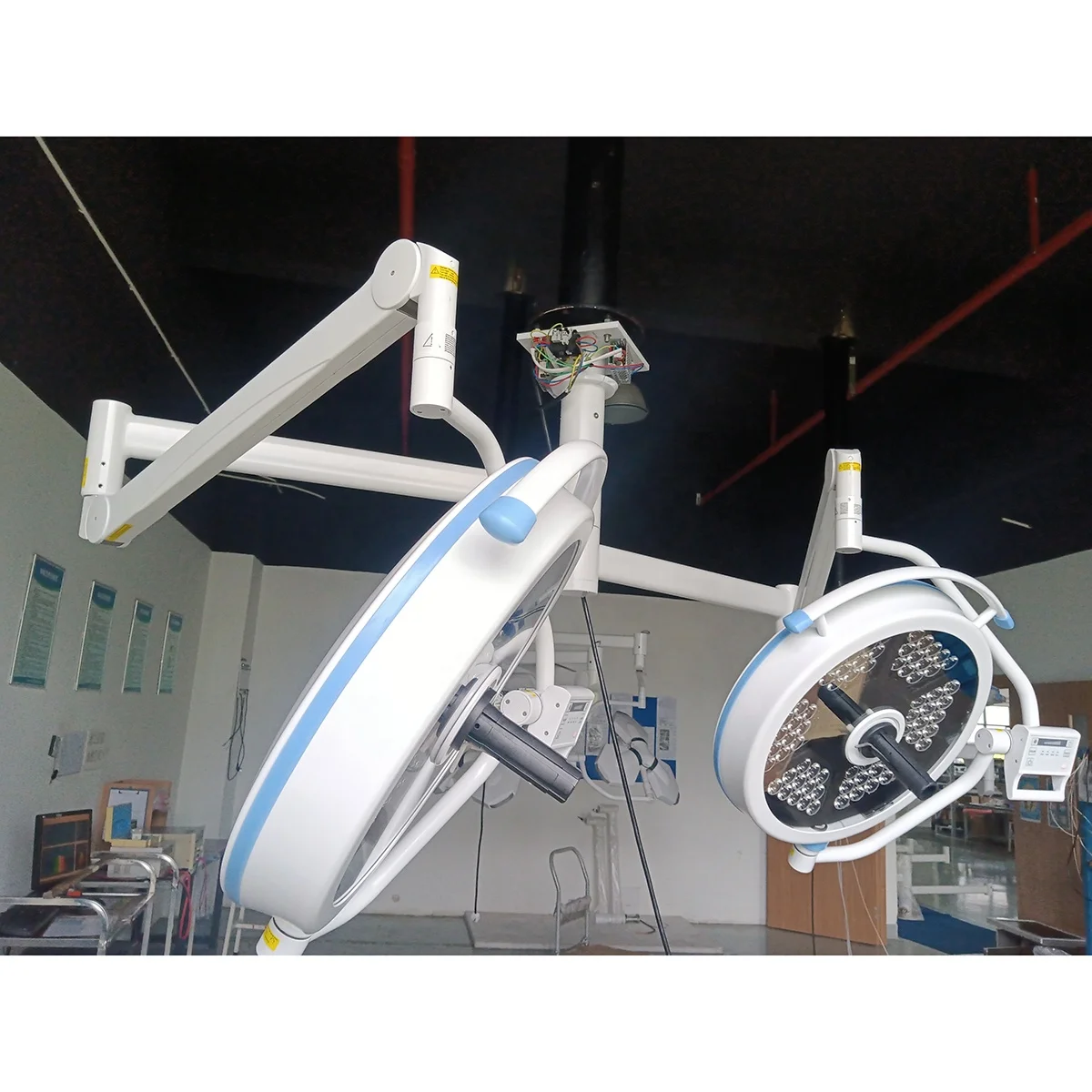 Cold Light Shadowless Operating LED Lamp - MSLLEDK33