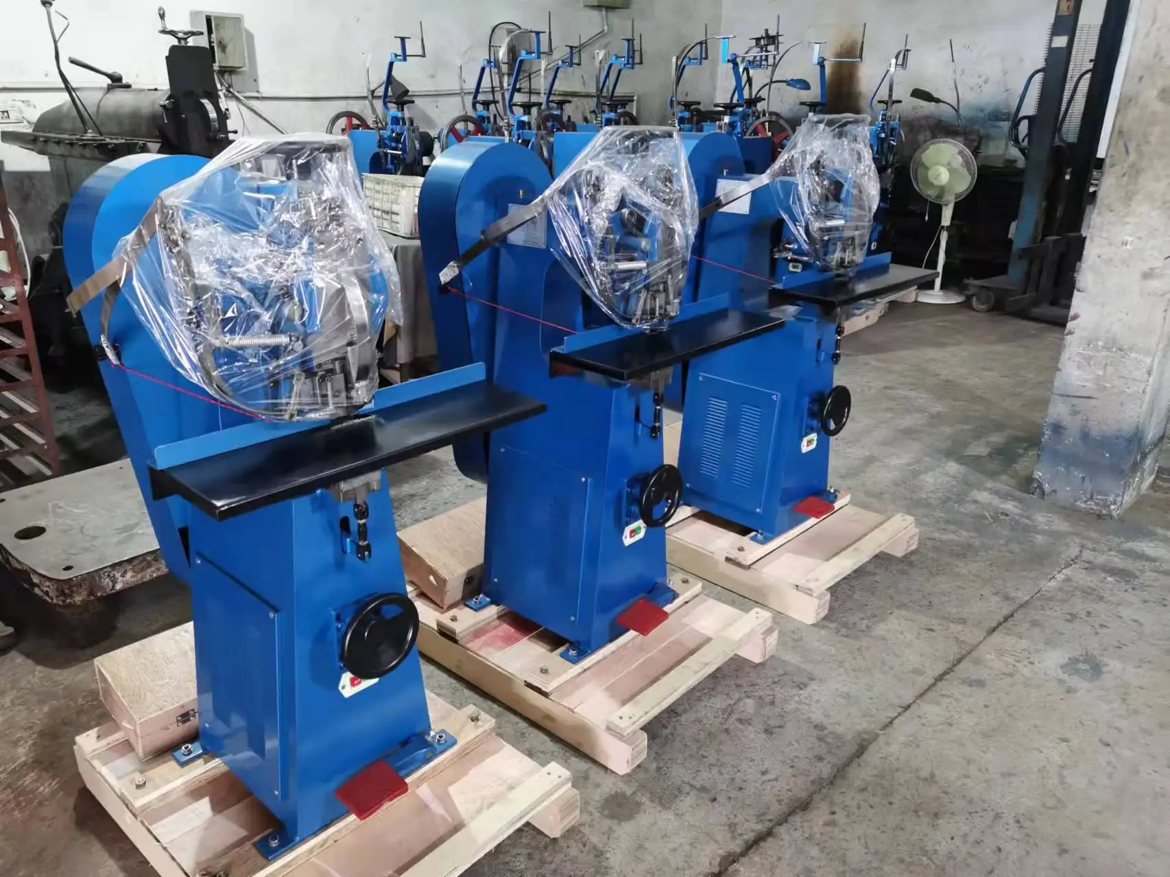 TD102 Industrial Heavy Duty Wire Stitching Machine for Books