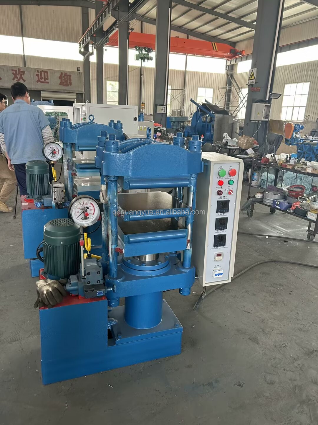 Heavy Duty Rubber Car Ramp Bump Traffic Speed Hump Making Machine ...