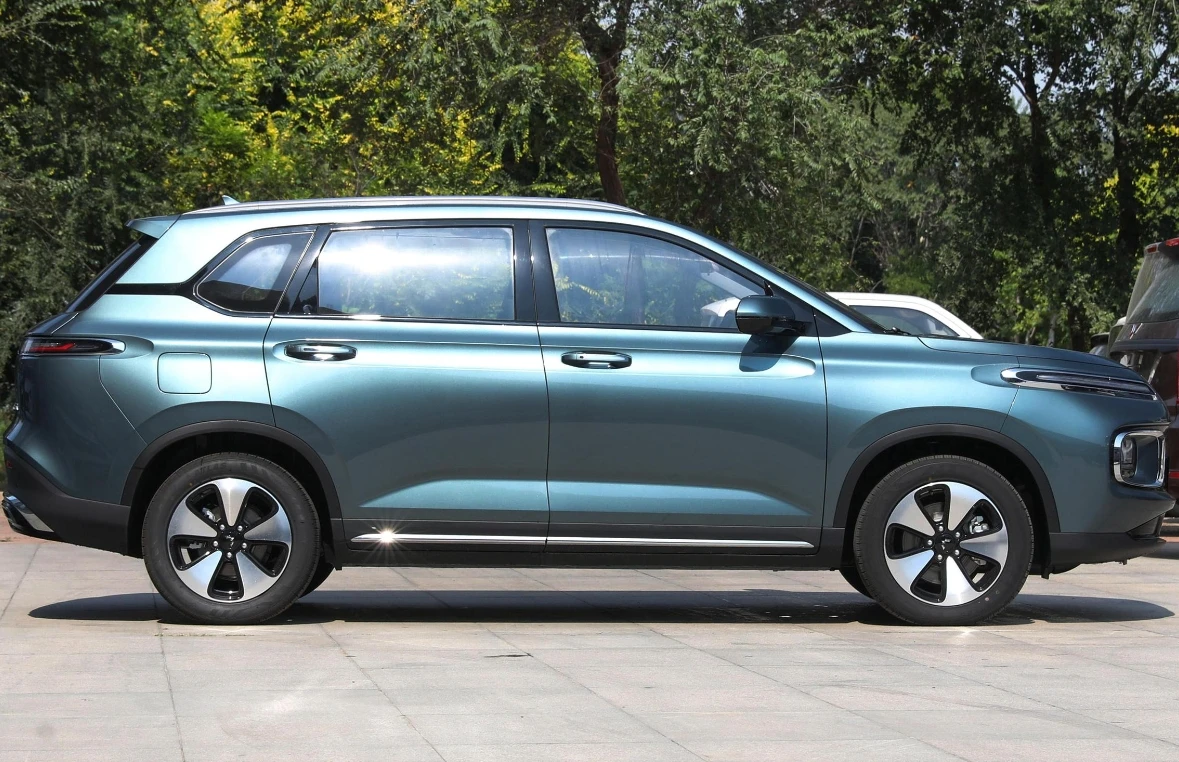 High Configuration Hybrid Suv From Saic Wuling Named Xingyun 2.0l ...