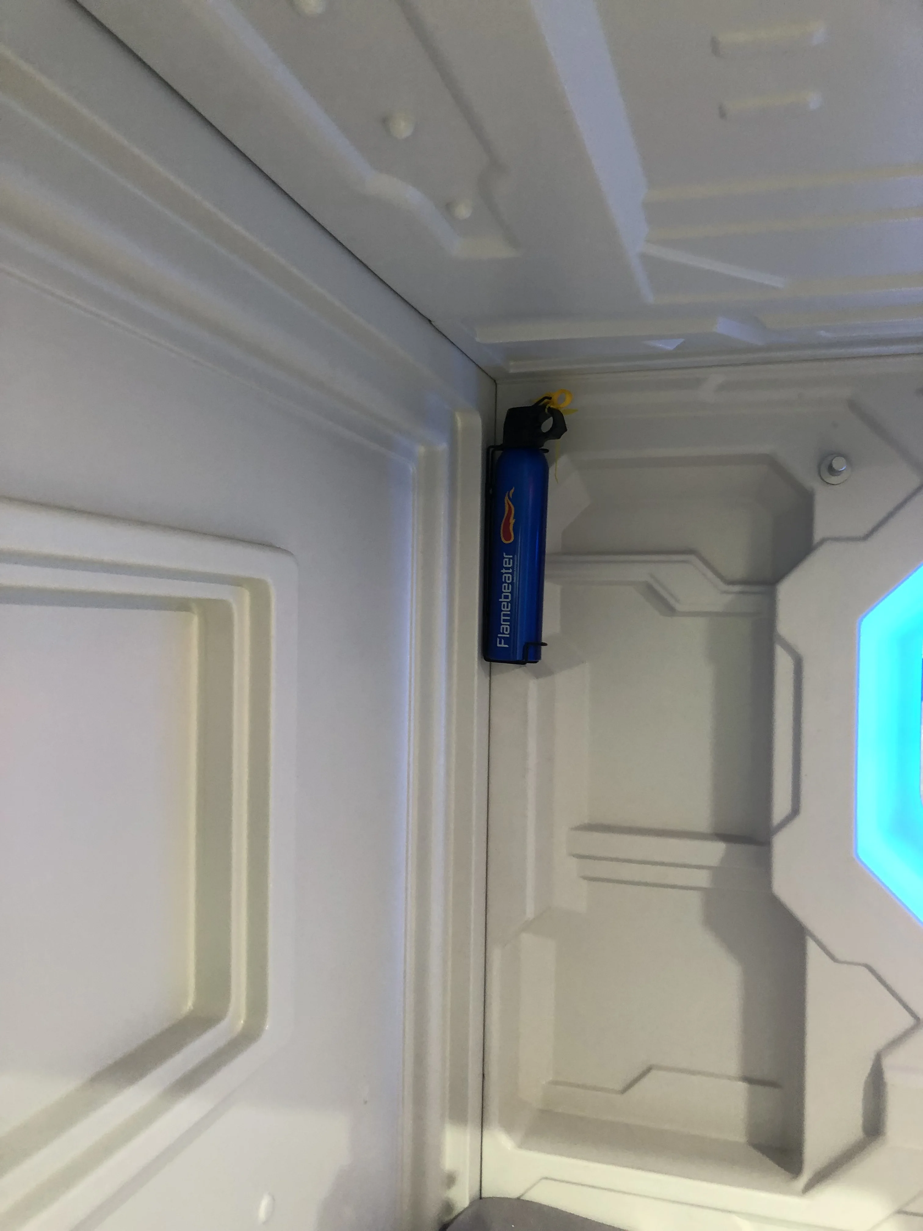 Hotel Capsule Factory - Sleepbox Bed Tank Sleeping Pods