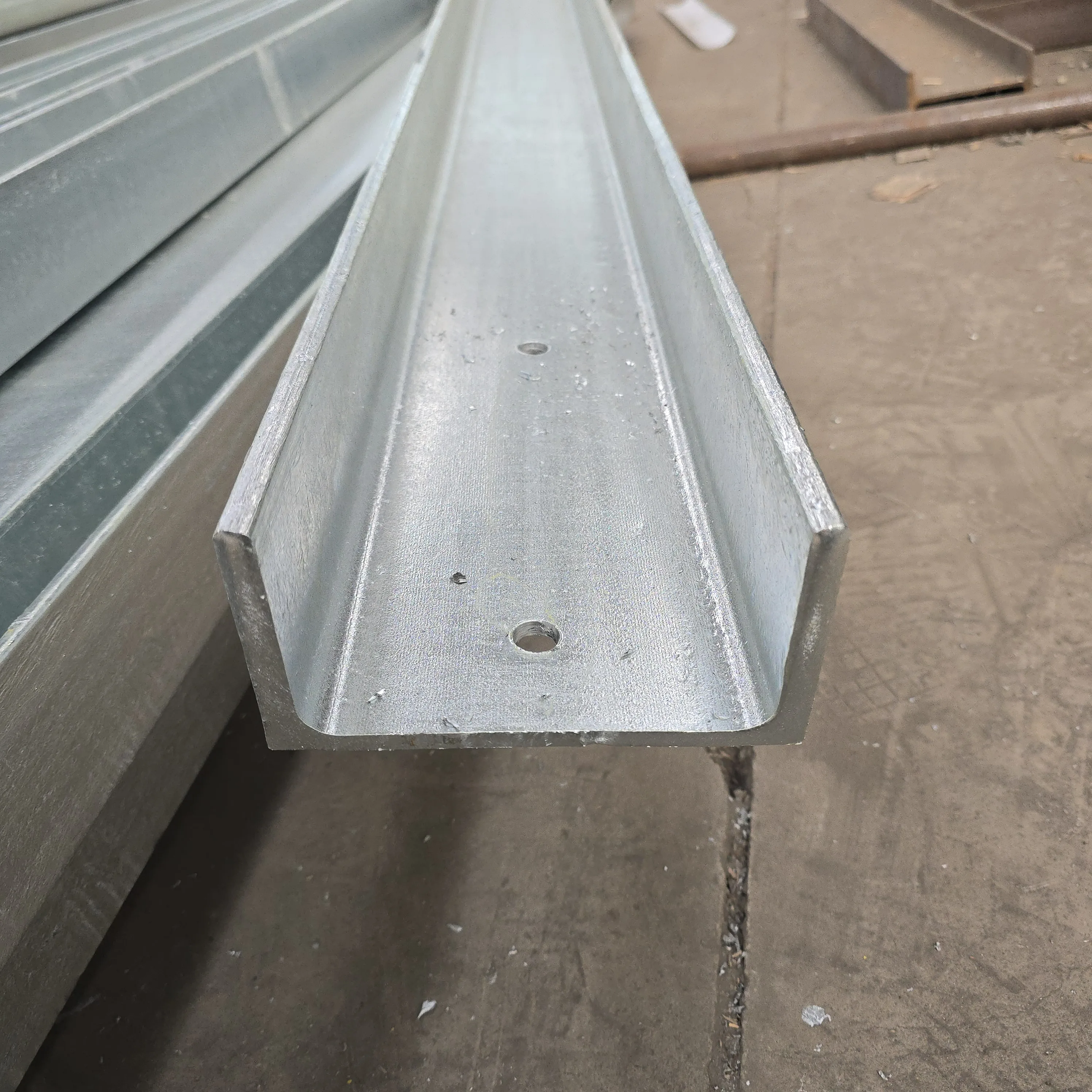 Galvanised Channels Steel Retaining Wall Post for Concrete Timber Sleeper