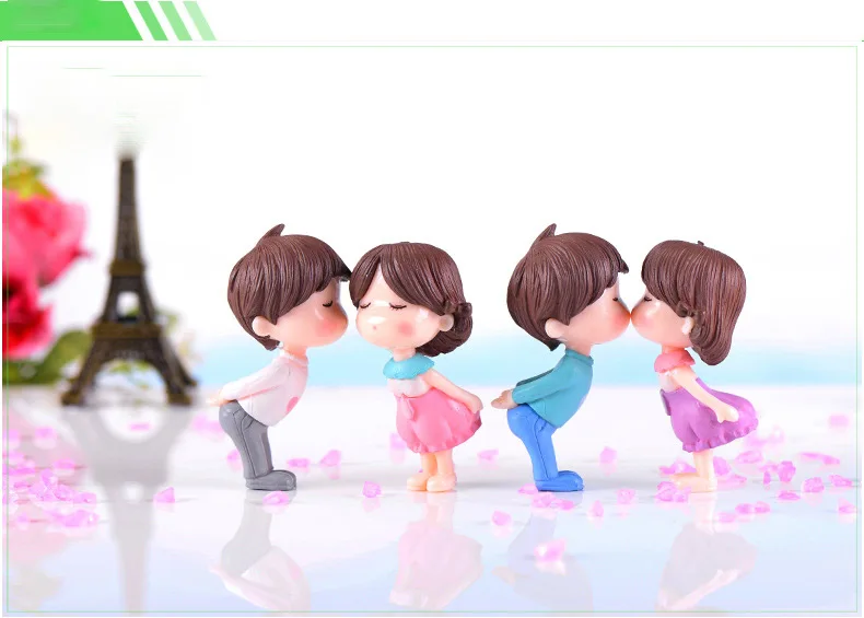 Miniature DIY Figurine - Lovers Kissing Couple Doll