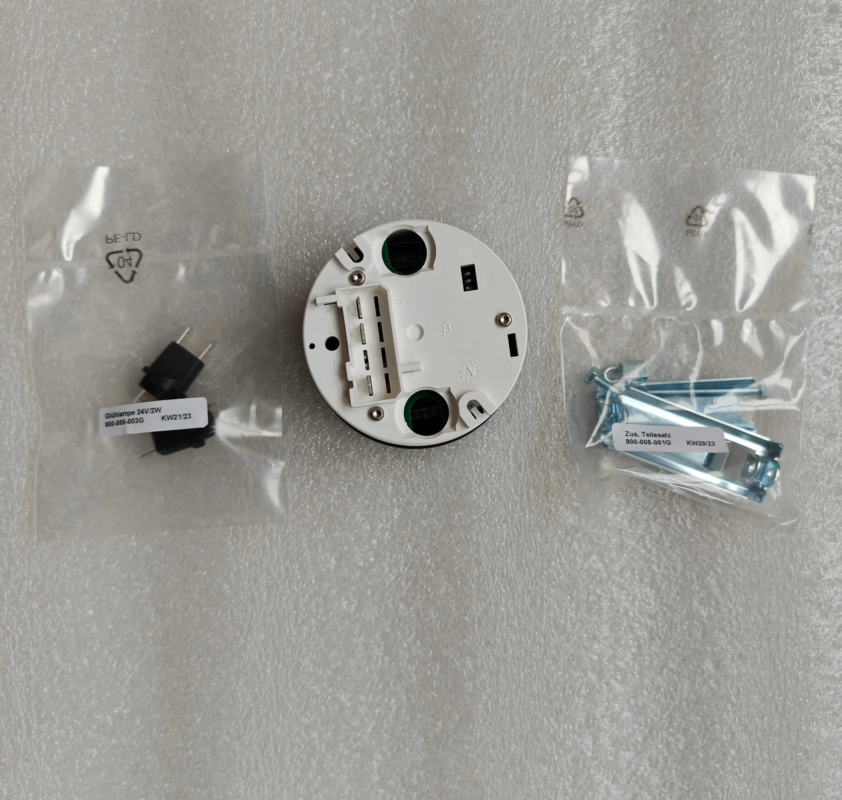 Genuine VDO Tachometer 333-045-001 - 0-3000RPM 80mm 24V