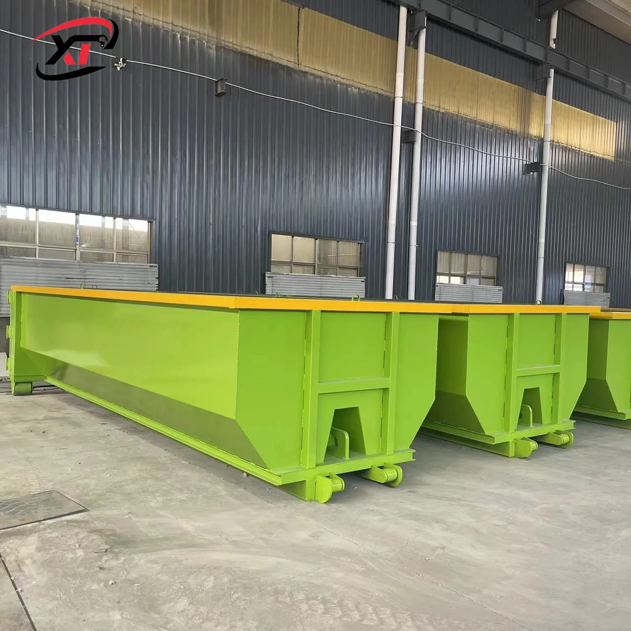 Stackable Roll-off Dumpster Truck for Efficient Waste Transport