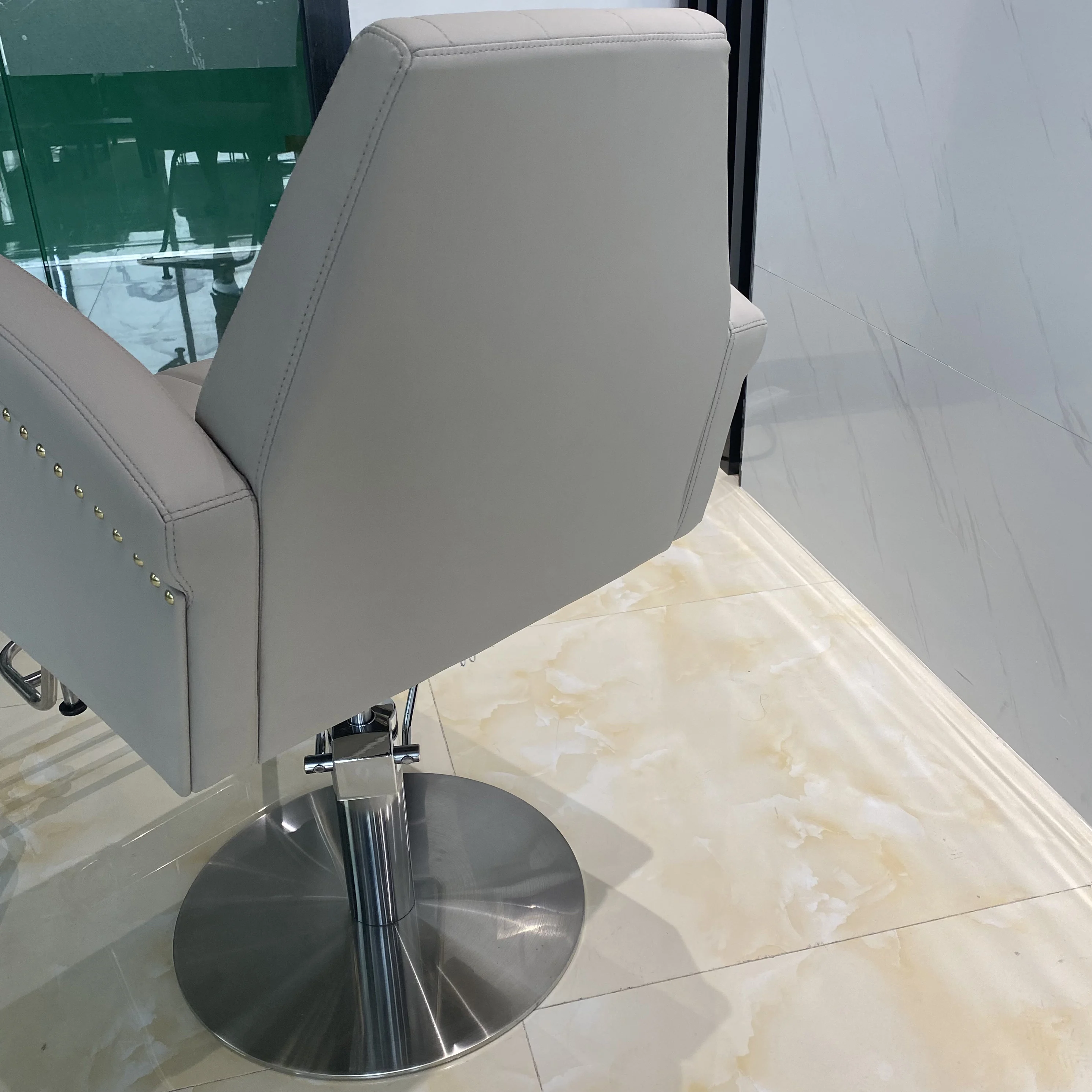 Modern Barber Shop Barber Chair Hair Salon Gray Styling Salon Chair ...