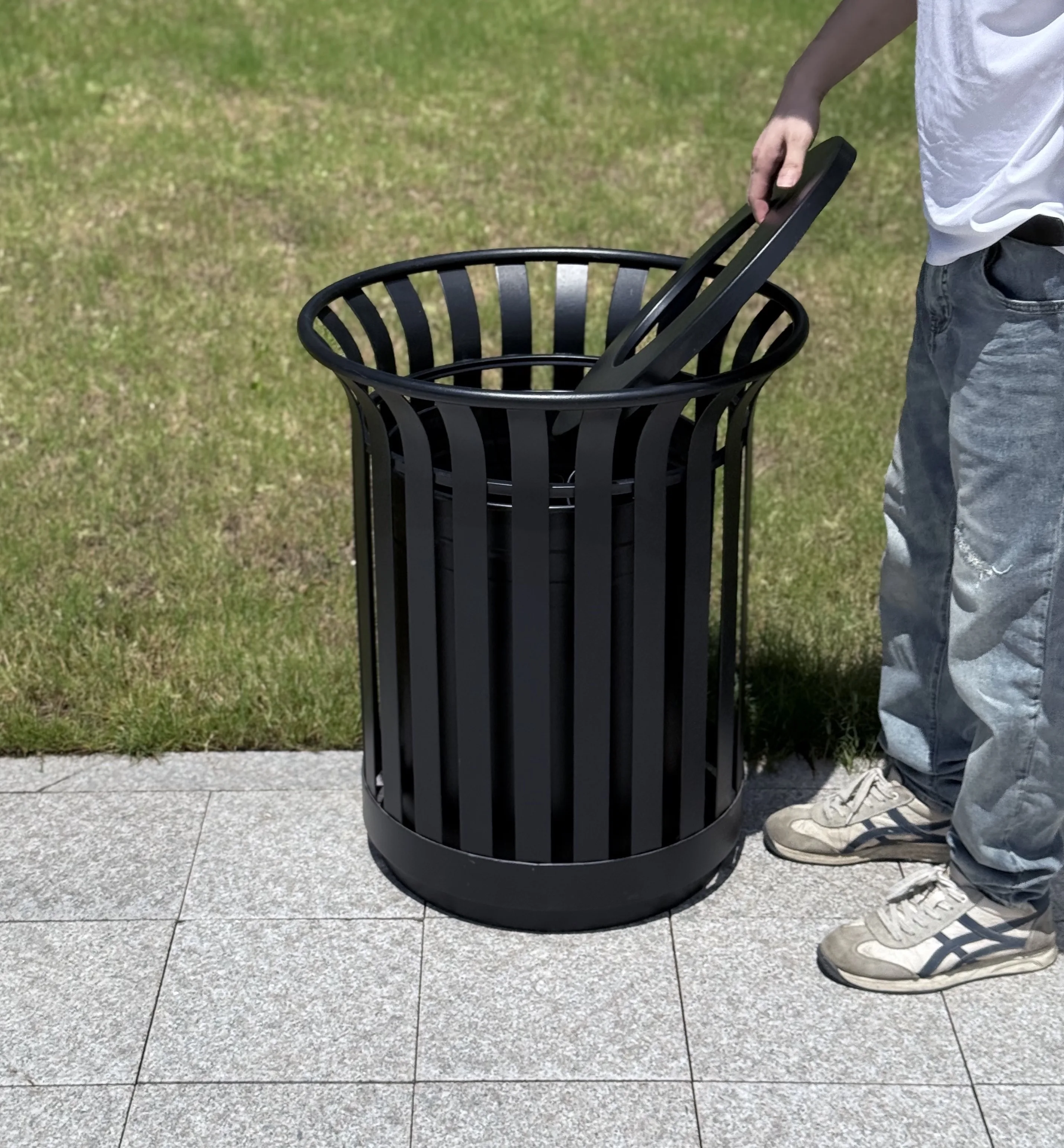 Customizable 50L Metal Standing Trash Can with Galvanized Sheet ...