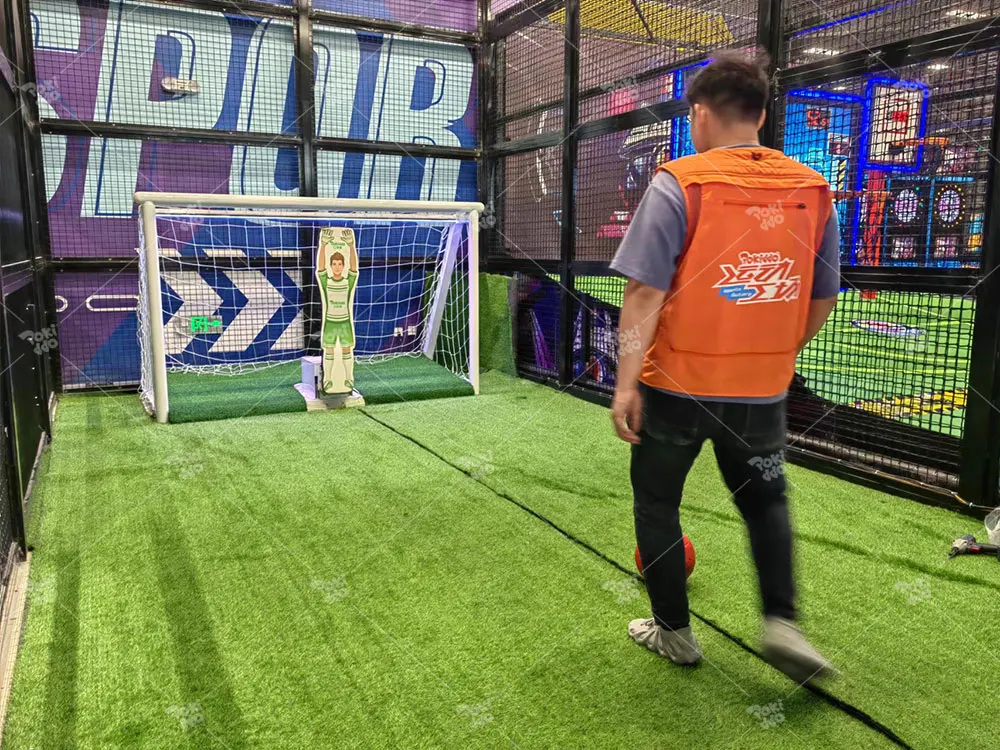 Pokiddo Indoor Playground - Robot Goalkeeper & Trampoline Games