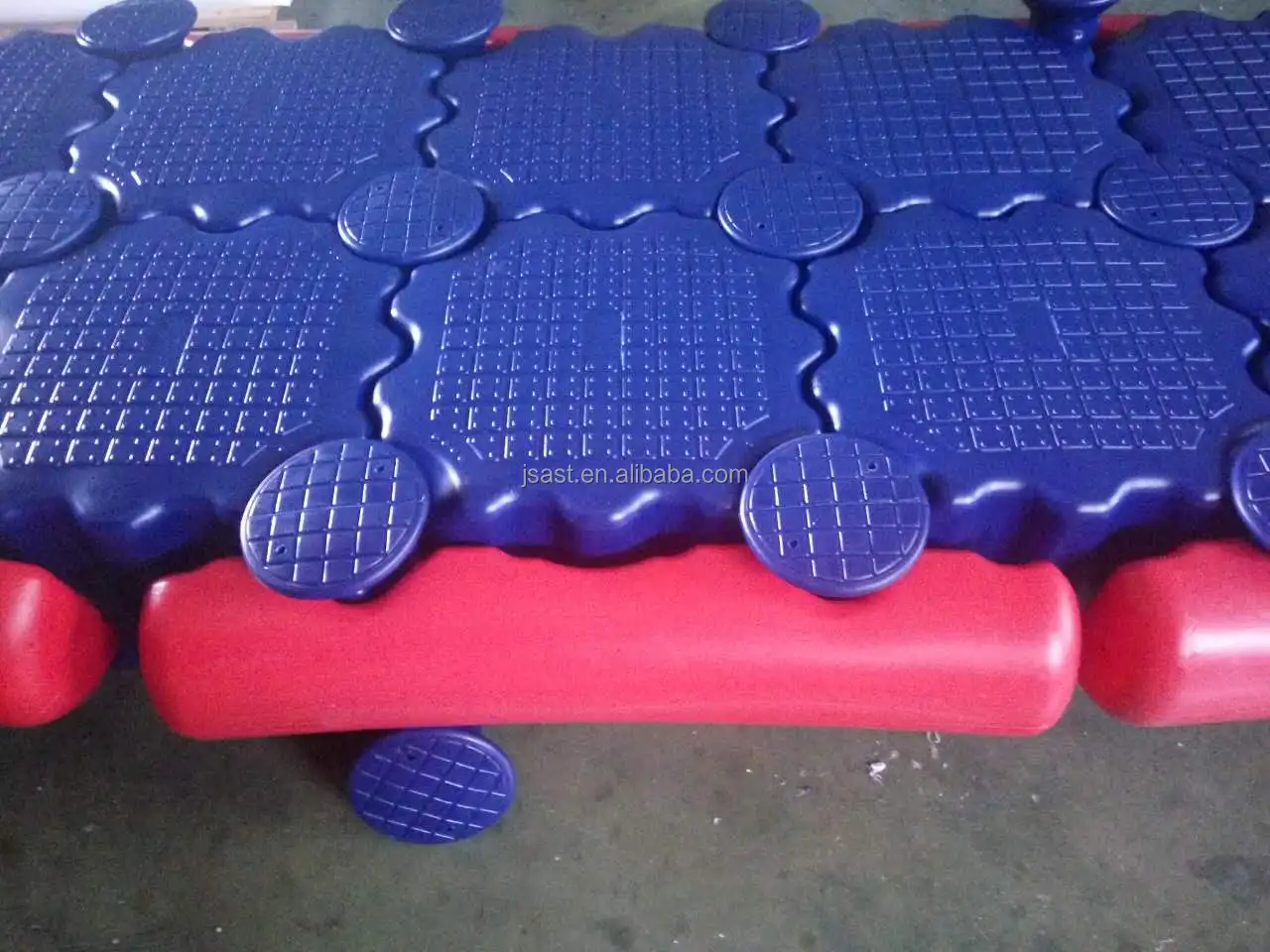Blow-molded Modular Plastic Floating Pontoon Cube Water Walking Bridge ...
