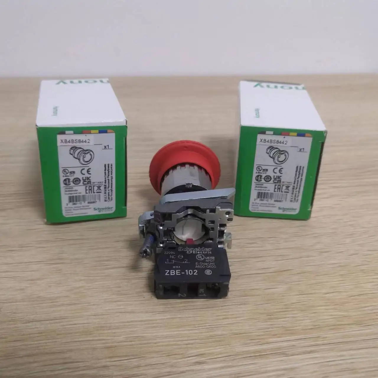 Harmony Xb4 Emergency Stop Switch Xb4bs8442 - Buy Xb4bs8442 Switch xb4 ...