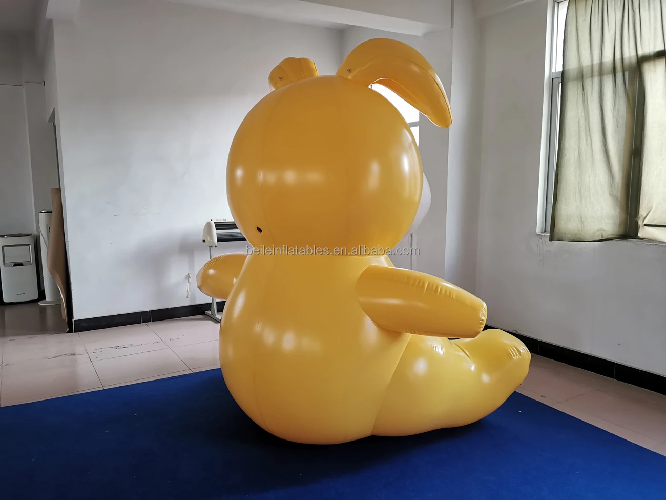 Customized Yellow PVC Inflatable Rabbit Model for Sale