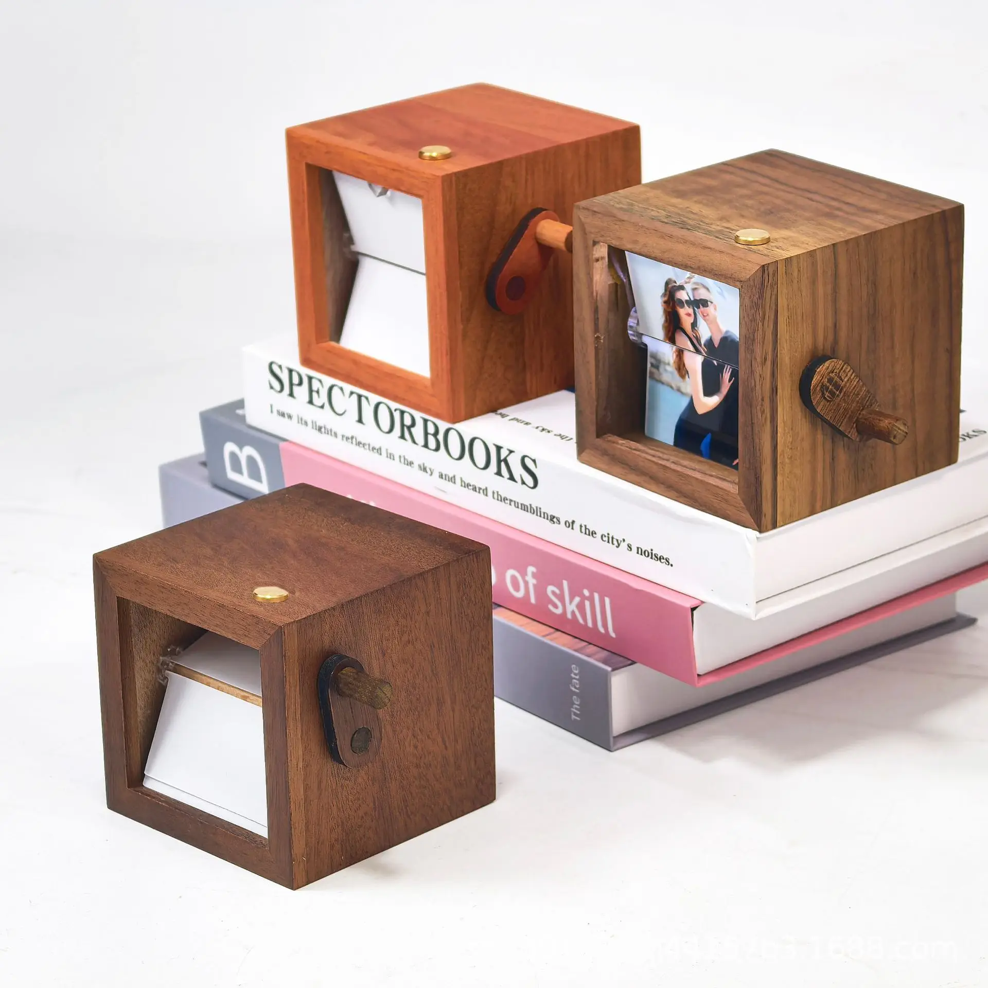 Customized Photo Flip Book Frame - Modern & Eco-friendly