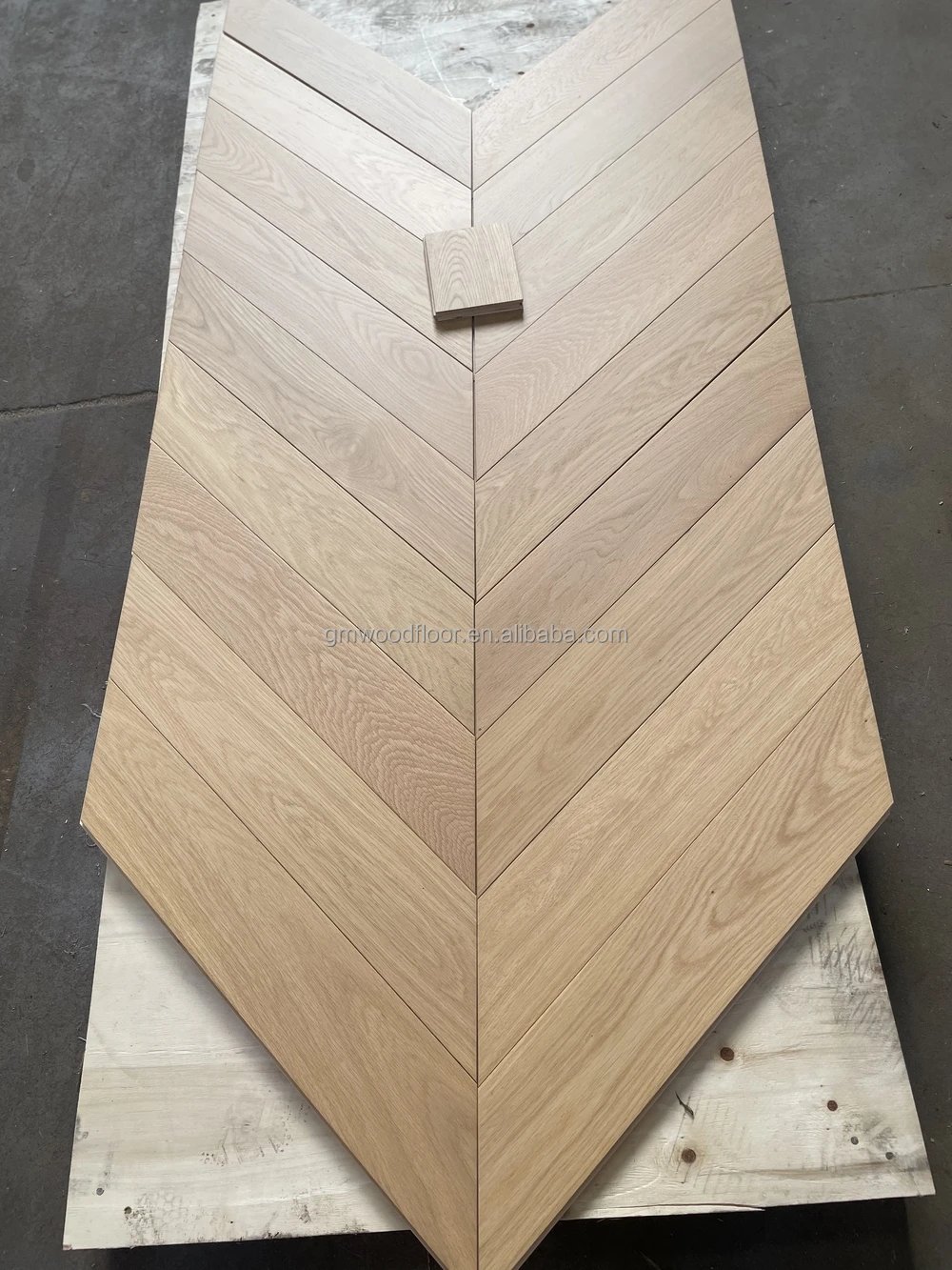 Top Grade Chevron Shape Engineered Flooring - European Oak Parquet Flooring