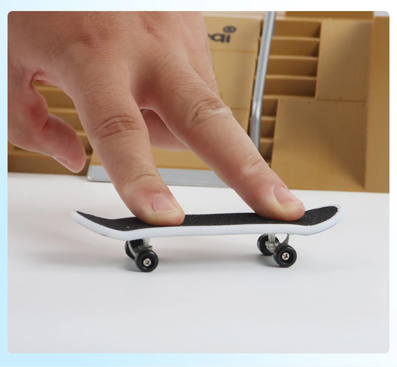 Finger Scooter - Mini Fingerboards for Professional Fun