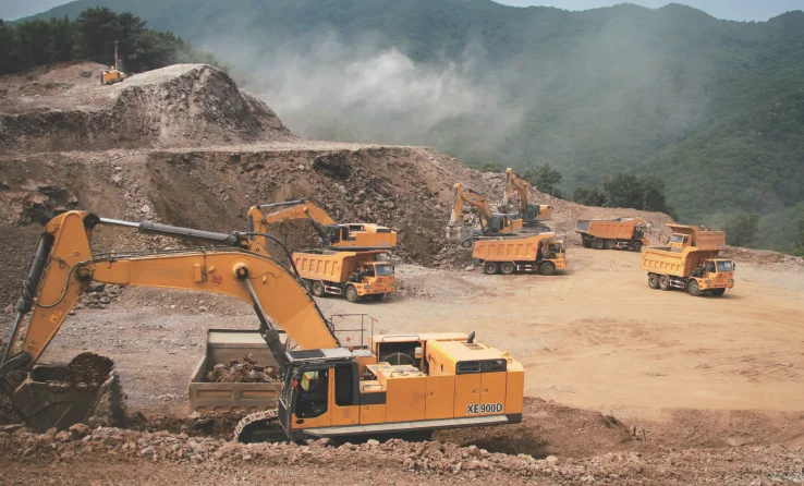 Mine Excavator 70-100t - XE700D High Efficiency & Durability