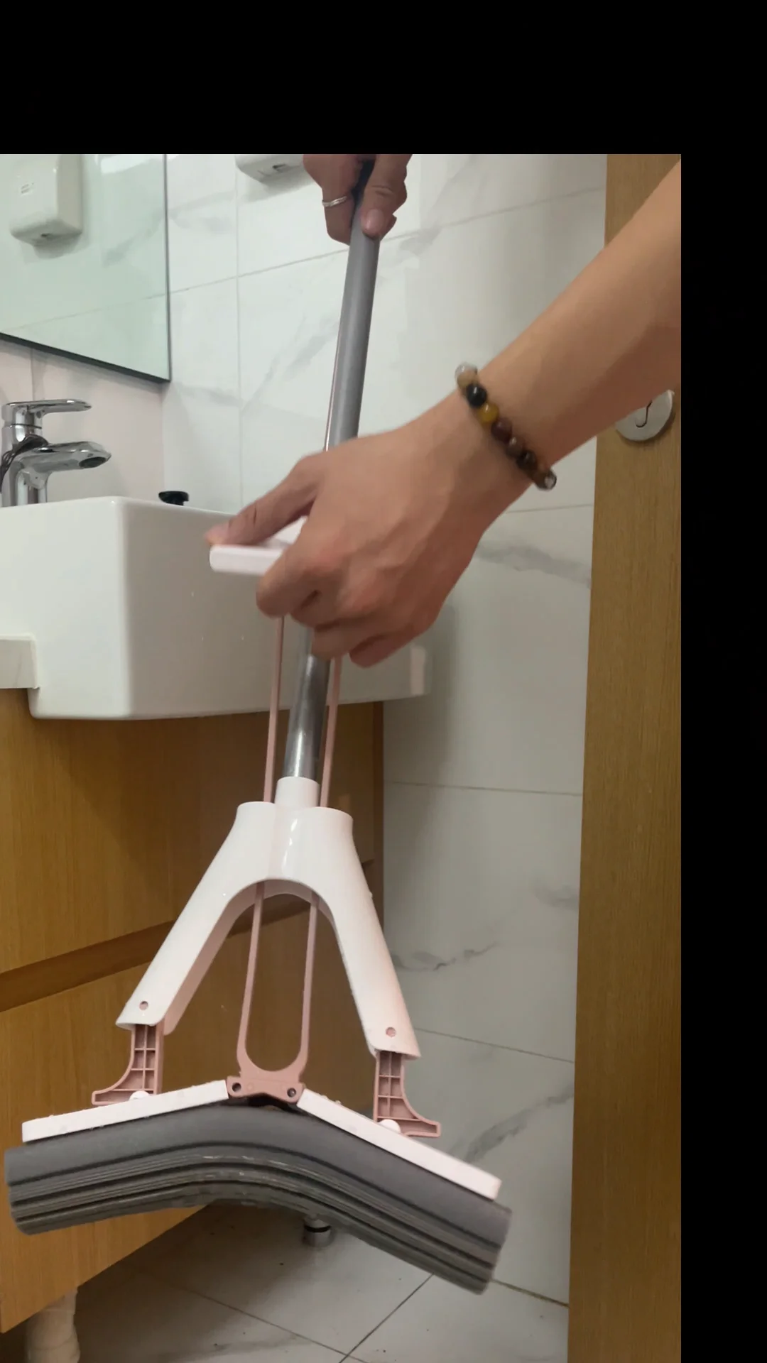 2024 Self-wringing Sponge Mops Hand Free Squeeze With 2 Pva Sponge ...