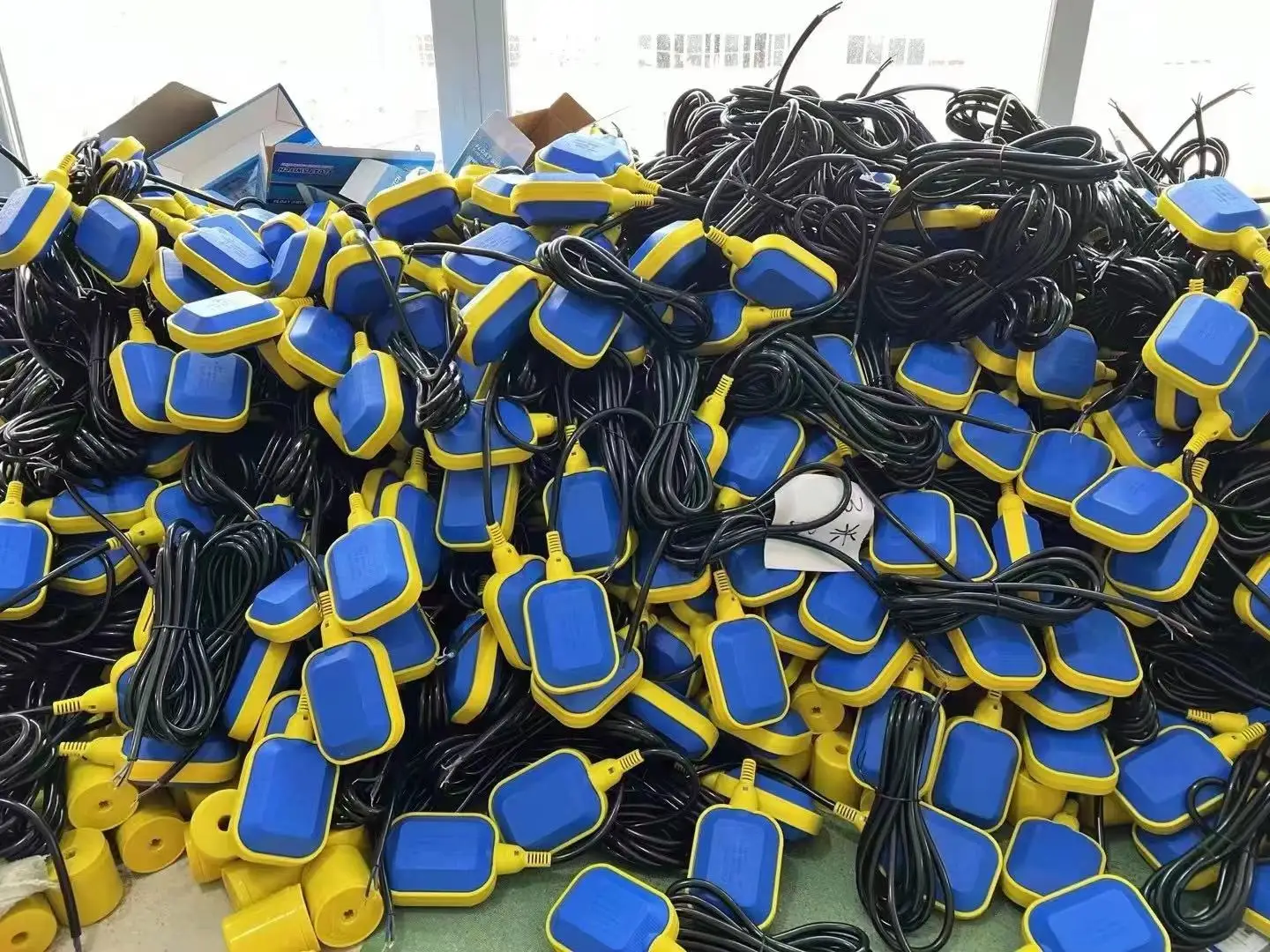 KINEE Water Float Switch - Customizable Electrical Control