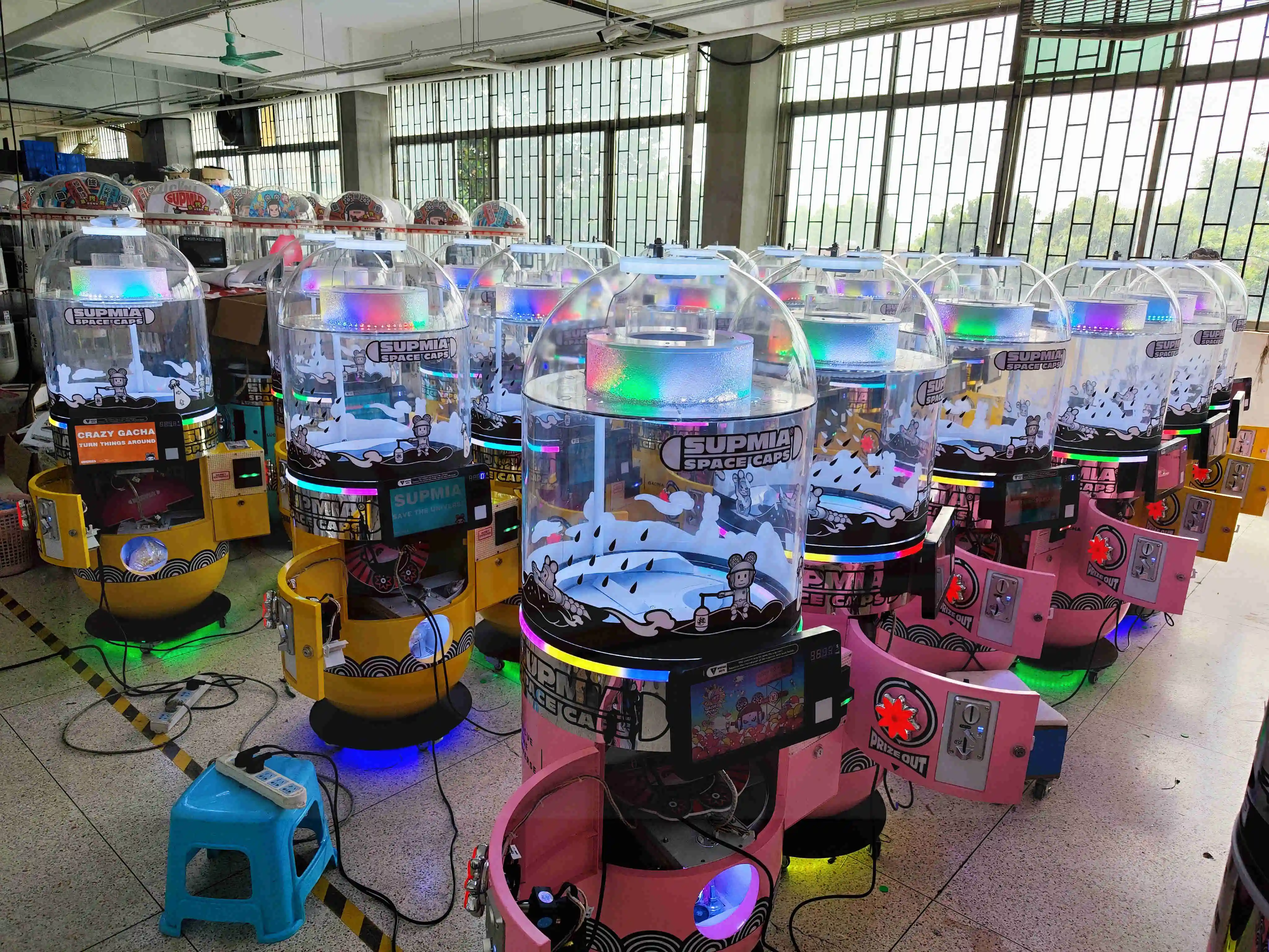 Colorful Japanese Capsule Gacha Gashapon Gift Vending Game Machine ...