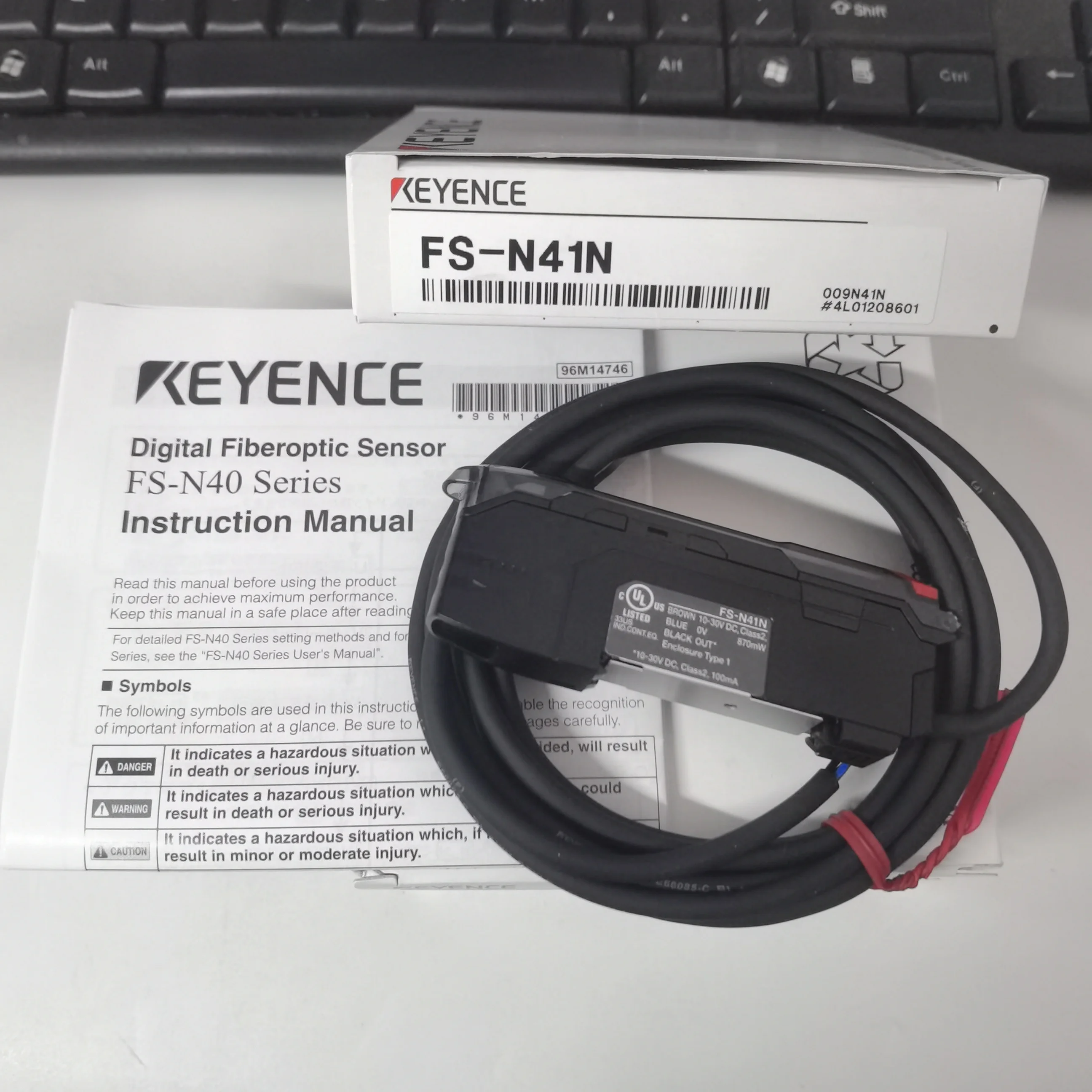 Keyence FS-N41N Digital Fiber Optic Sensors Laser Theory Main Unit PNP with Fiber Amplifier ...