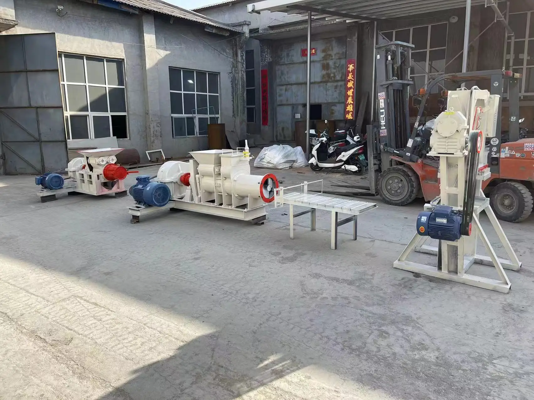 Hot Selling Small Capacity Clay Brick & Roof Tile Machine