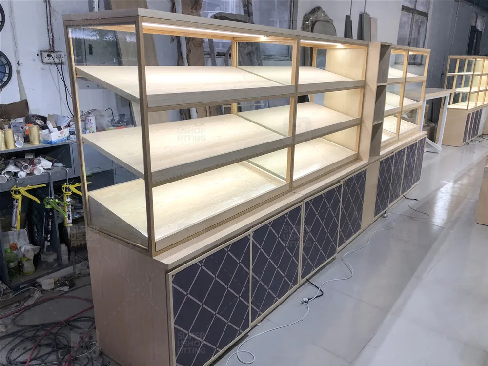 Customized Wooden Bakery Display Racks - Trendy & Durable