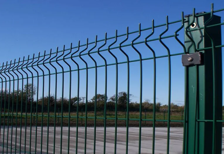 3D Curvy Galvanized Welded Wire Mesh Fence / Triangle Mesh 3D Fence ...