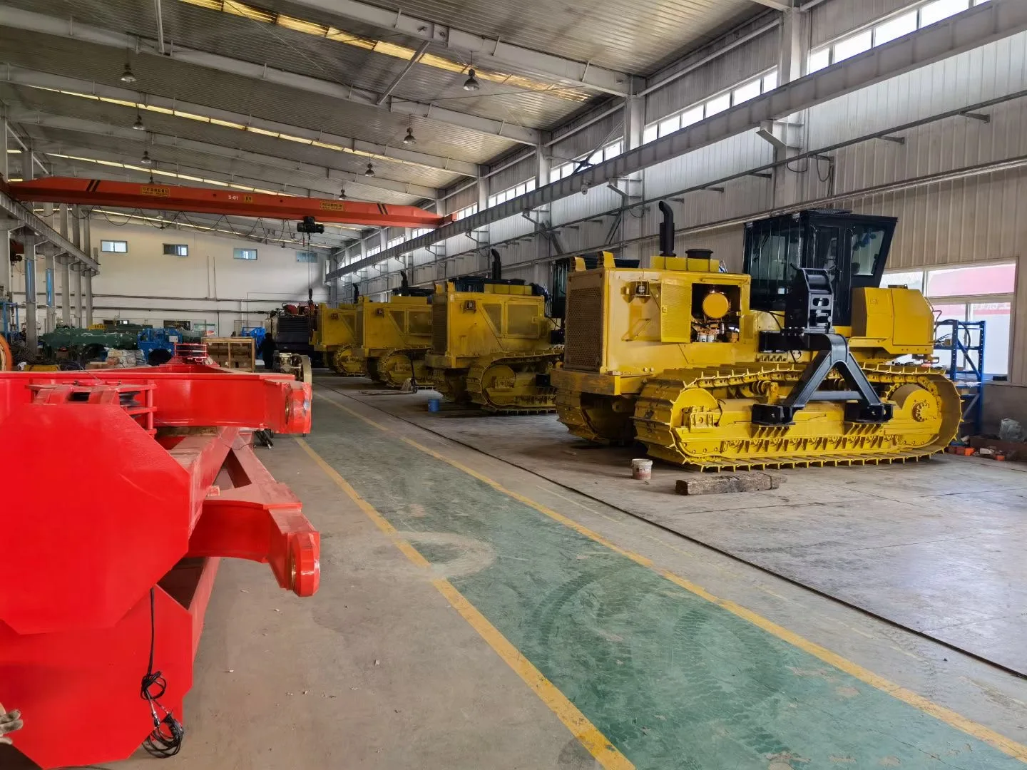 Crawler Pipelayer And Pipe Hoisting And Lifting Crane With Side Boom ...