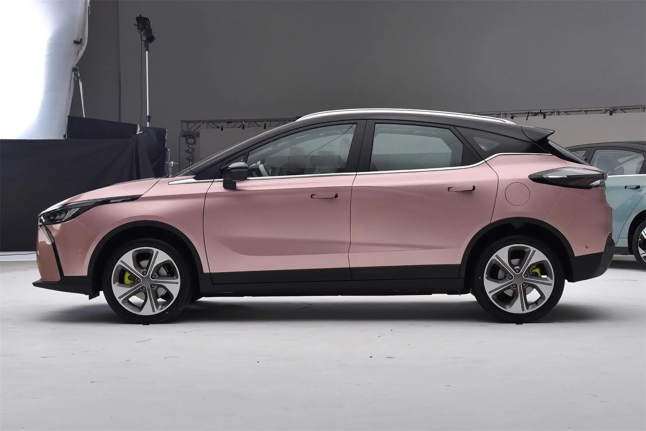 Factory Direct Supplier Battery Ev Chassis New Energy Auto Geely ...