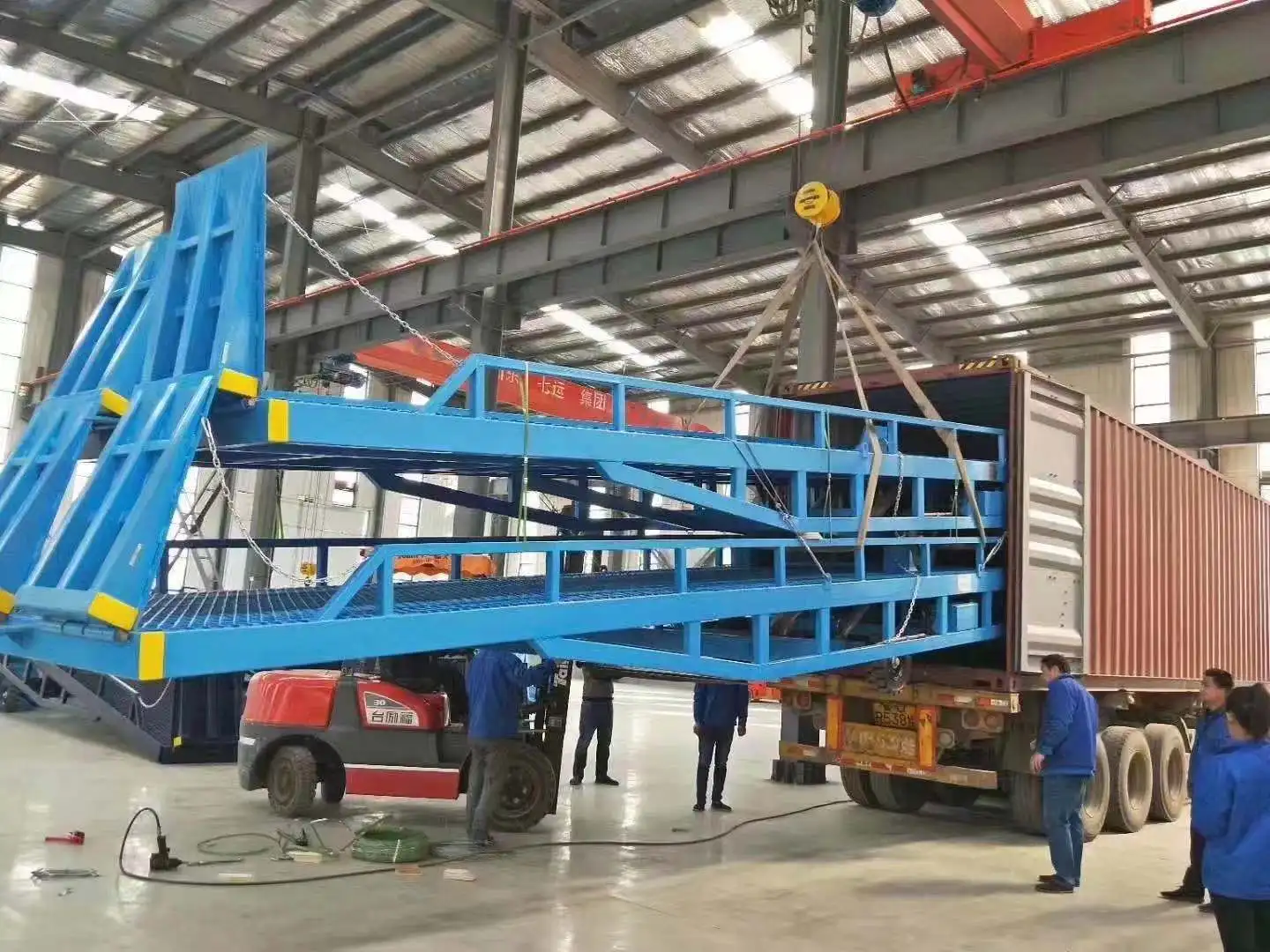 지게차 램프컨테이너 로딩 모바일 유압 도크 램프로딩 램프도크 램프 Buy 모바일 로딩 램프모바일 유압 조절 선착장 경사로 휴대용 적재 선반 10 톤 적재 선반