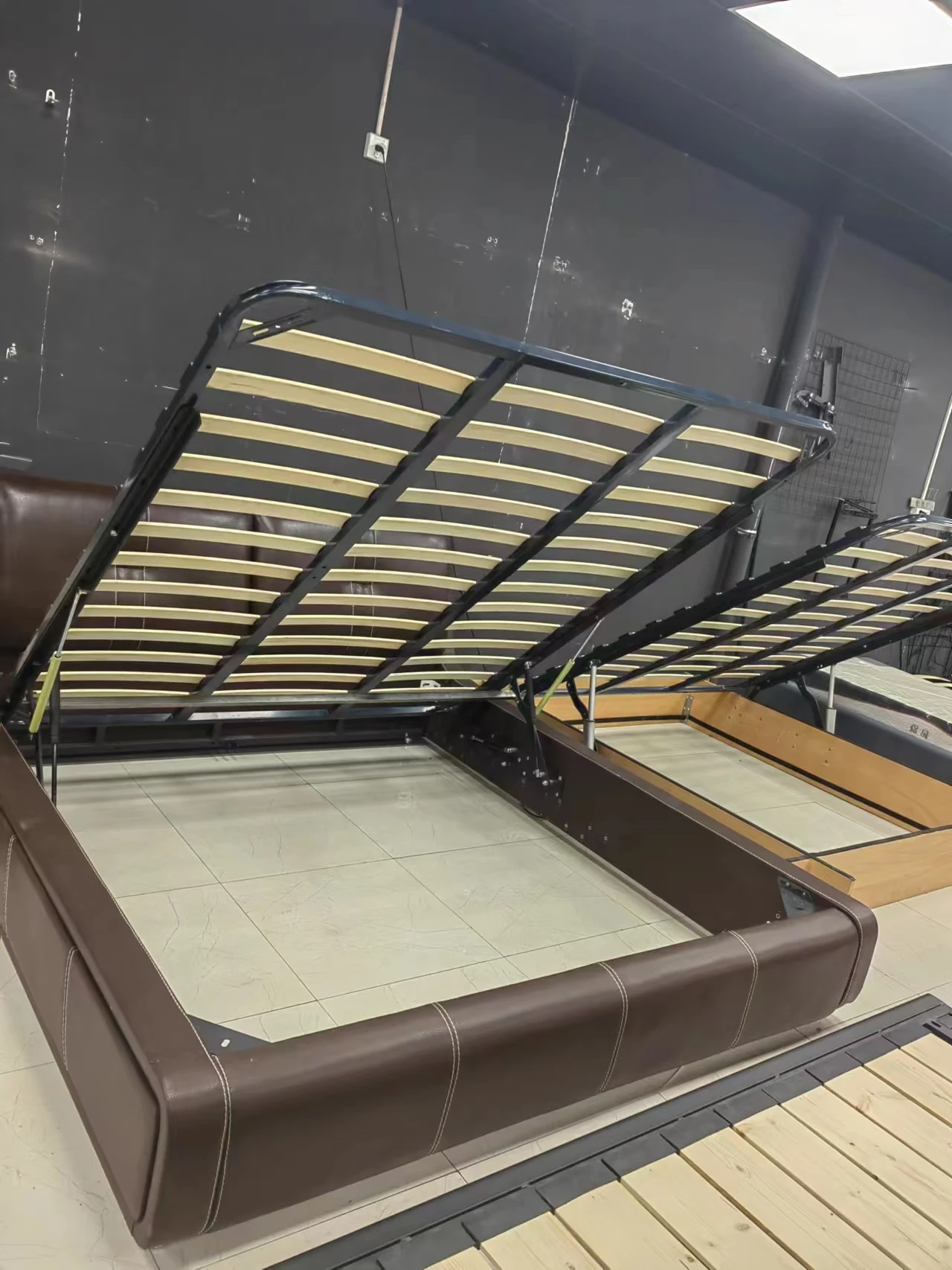 Hydraulic Lift Storage Bed Frame - Modern & Space-saving