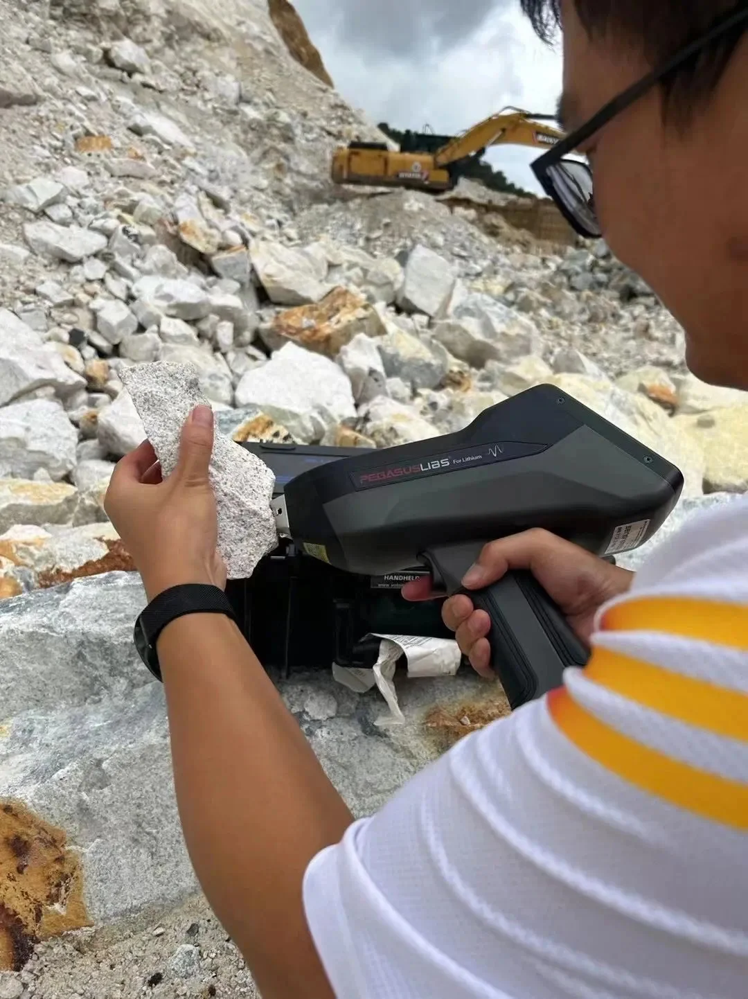 High-power Portable LIBS Detector for Lithium Ore Testing