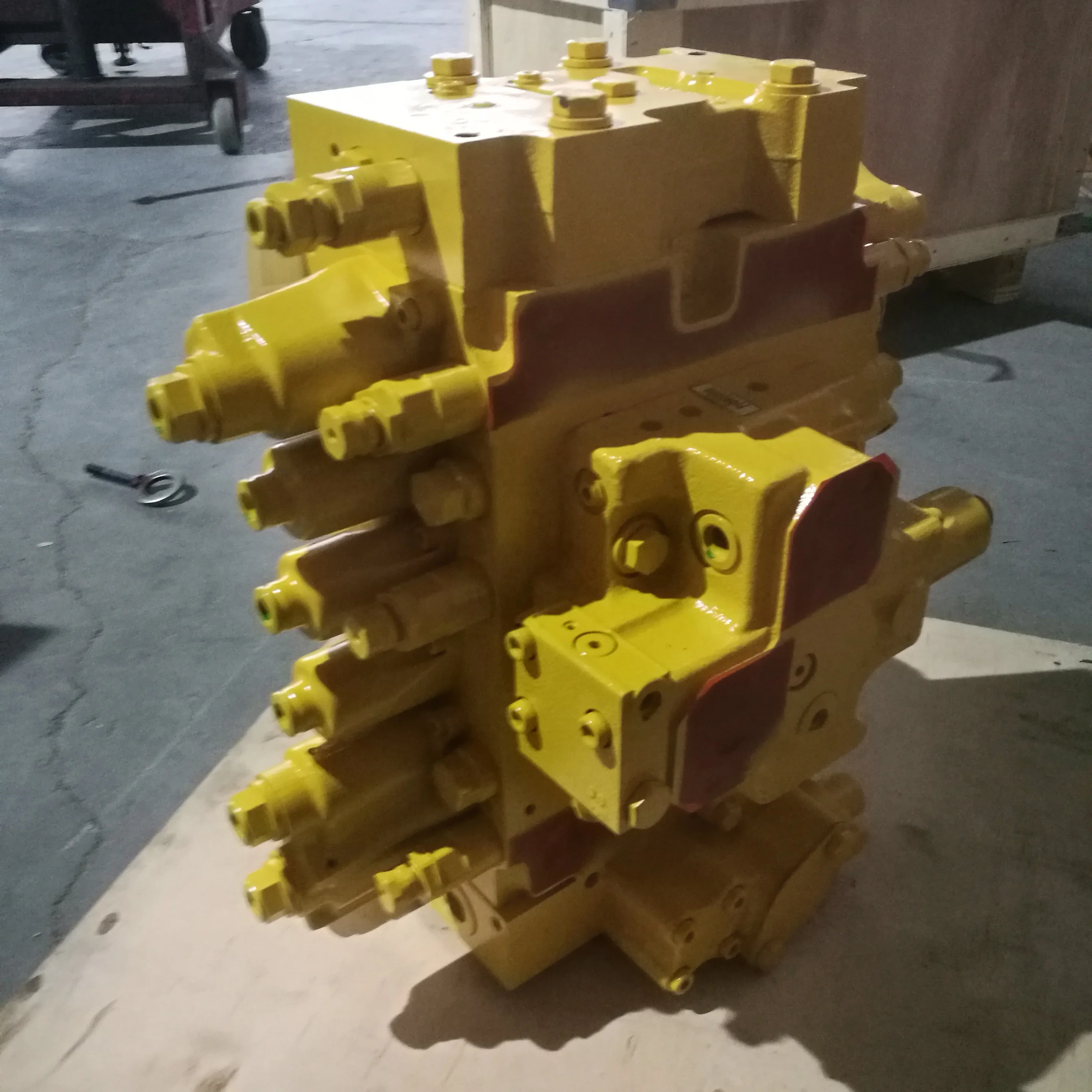 Komatsu PC200-8 Excavator Parts - High-Quality Control Valve Assy