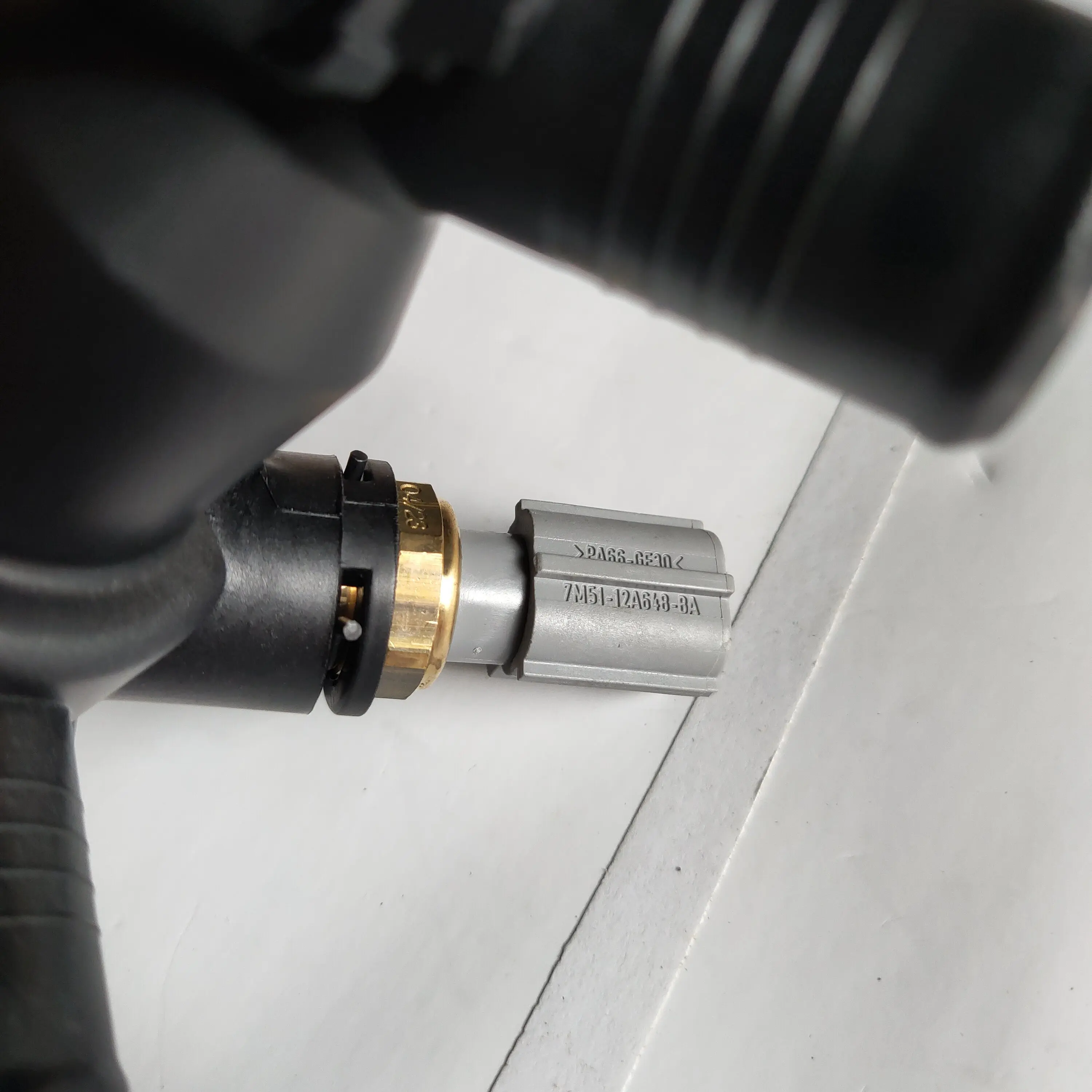 Genuine Thermostat Housing for FO-RD Tran-sit Mk7 Mk8 Ranger Tourneo 2. ...