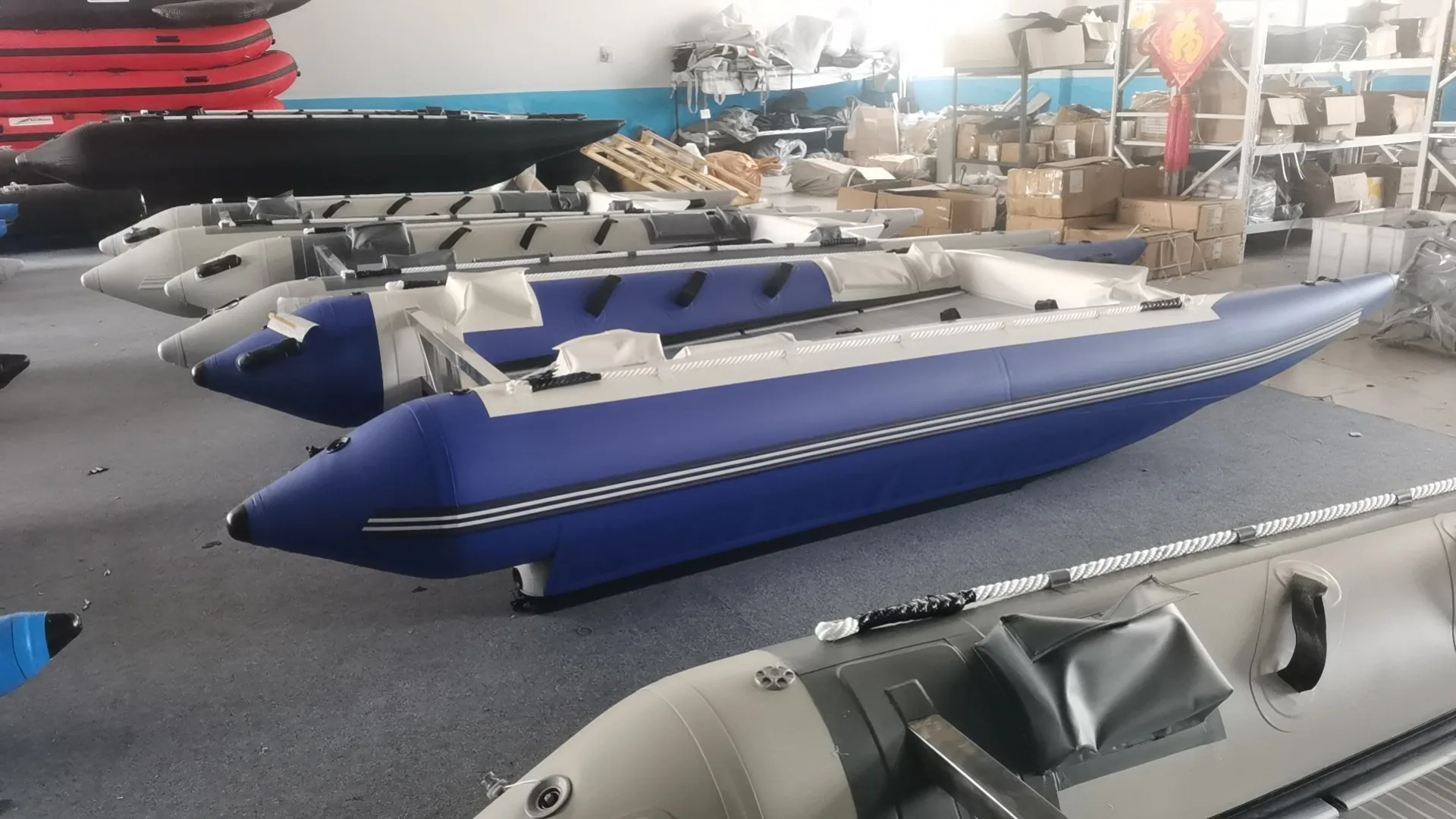 4.1 m Inflatable High-speed Fishing Boat Inflatable Canoe 3 Person 520 ...