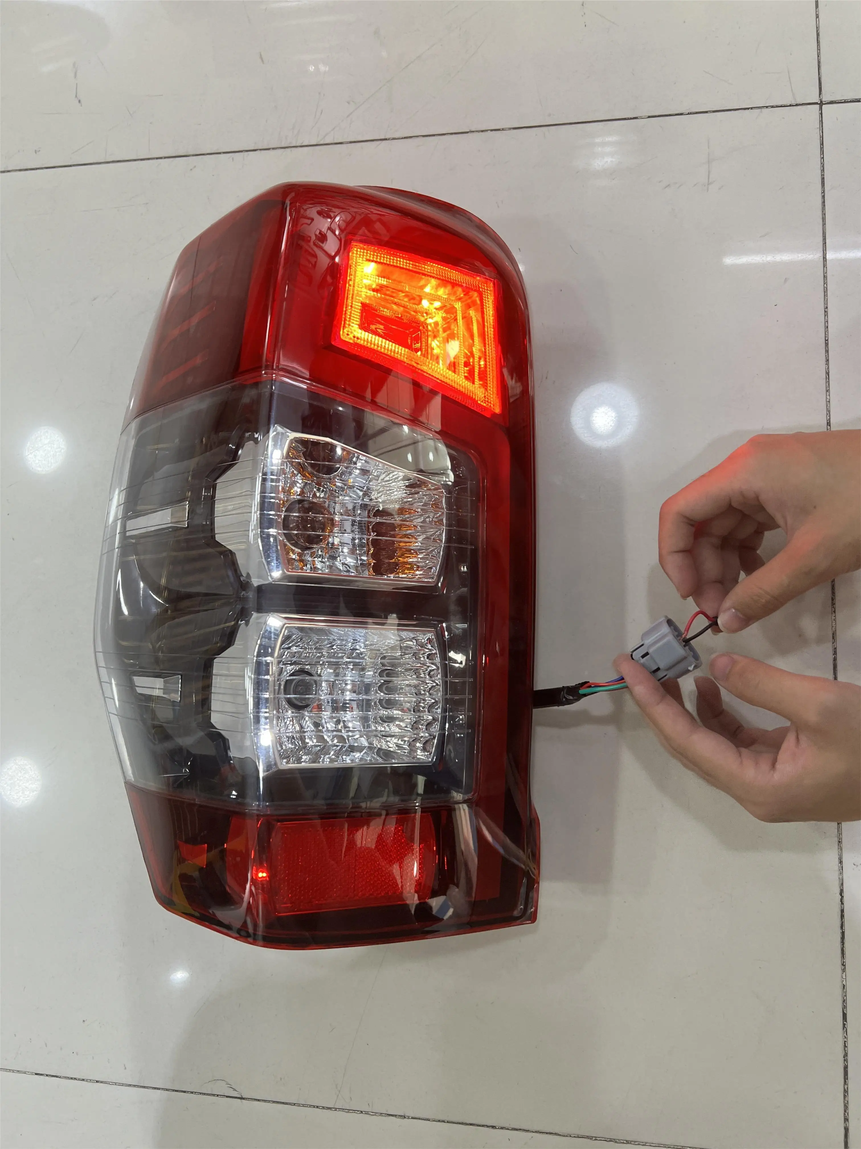 4X4 Lighting System OEM 2019 for Triton L200 MR Strada