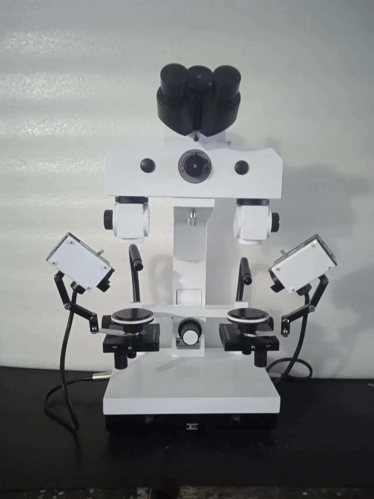 Laboratory Comparative Microscope for Criminal Investigation