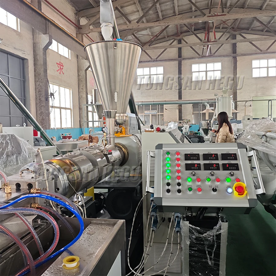 TONGSANHEGU Plastic Cladding Extrusion Line PVC Skirting Manufacture ...