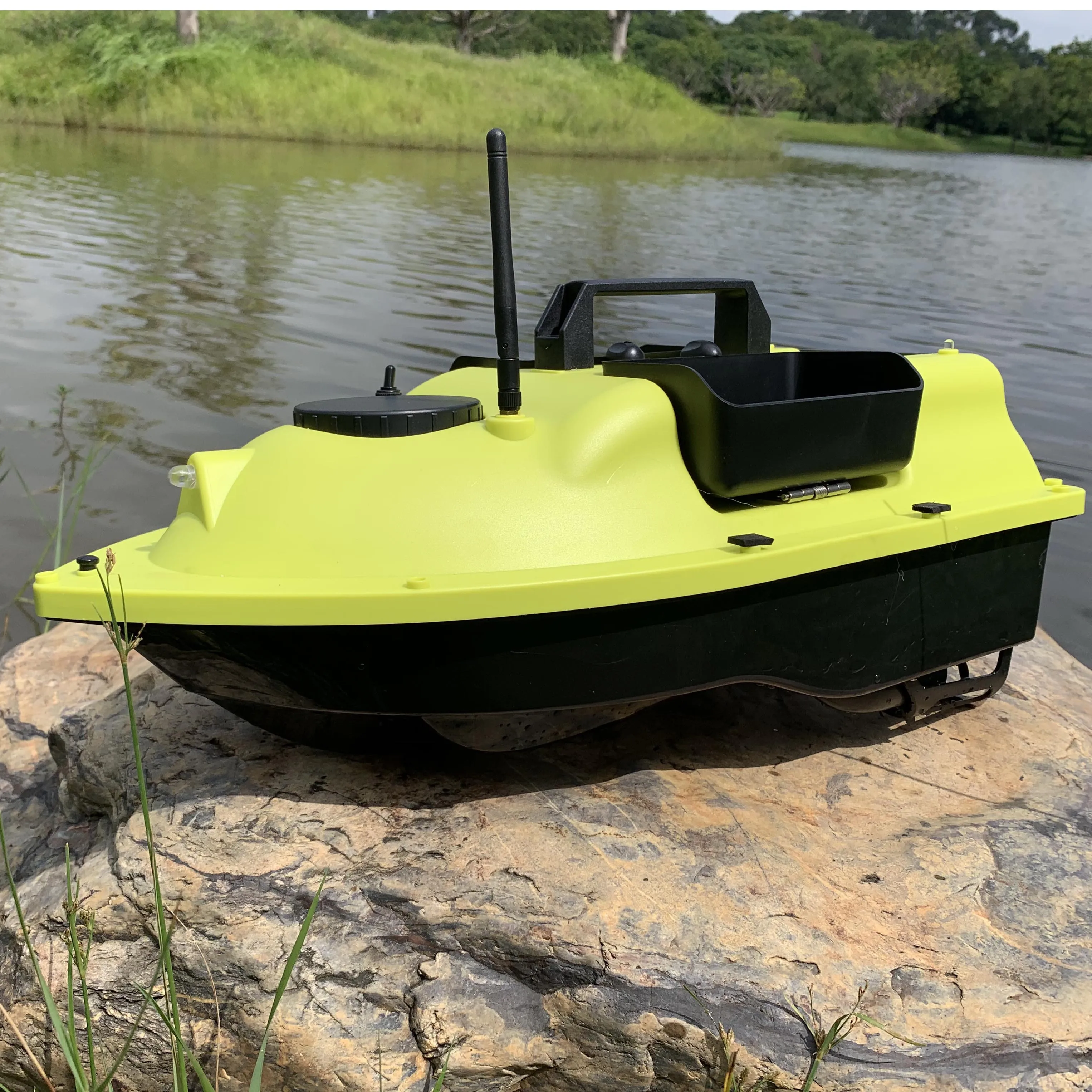 D18B Remote Controlled Fishing Bait Boat - 500m GPS Autopilot