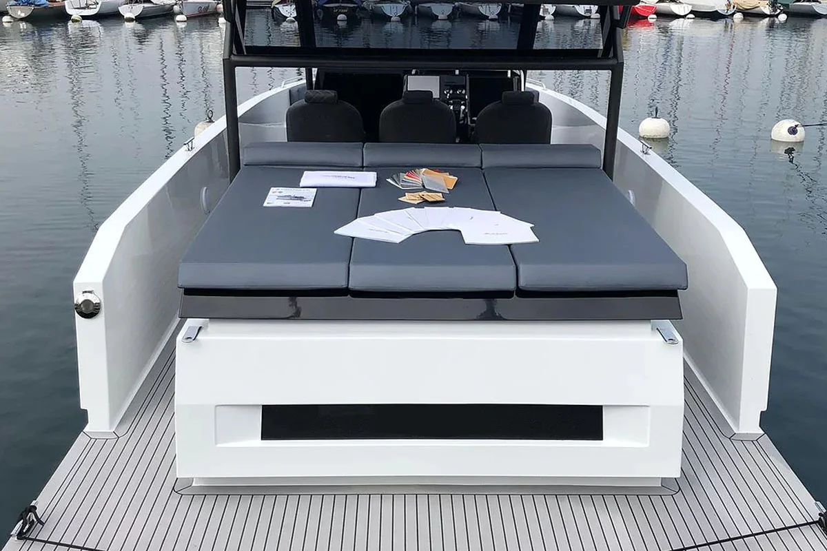 28FT Luxury Sailing Yacht with Living Room for Sale - Aluminum V-Hull ...
