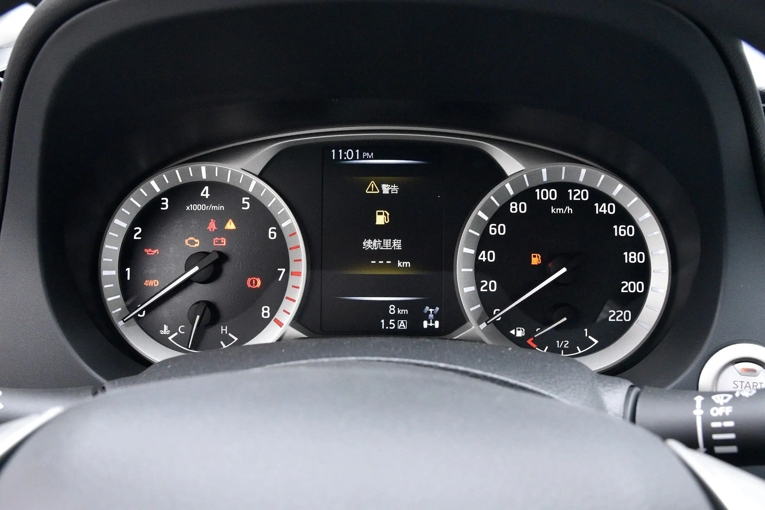 Hot Sale Toyota Hilux Diesel Pickup Truck 4x4 Nissan Navara D40 Used ...