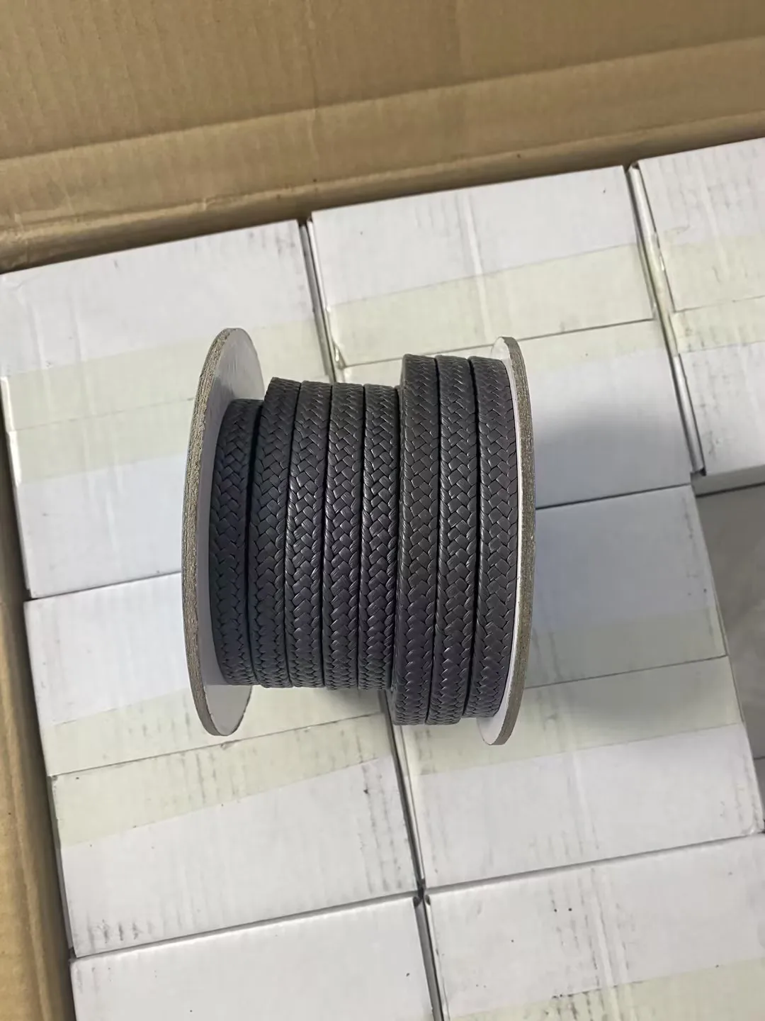 High Temperature Black PTFE Graphite Gland Packing with Oil| Alibaba.com