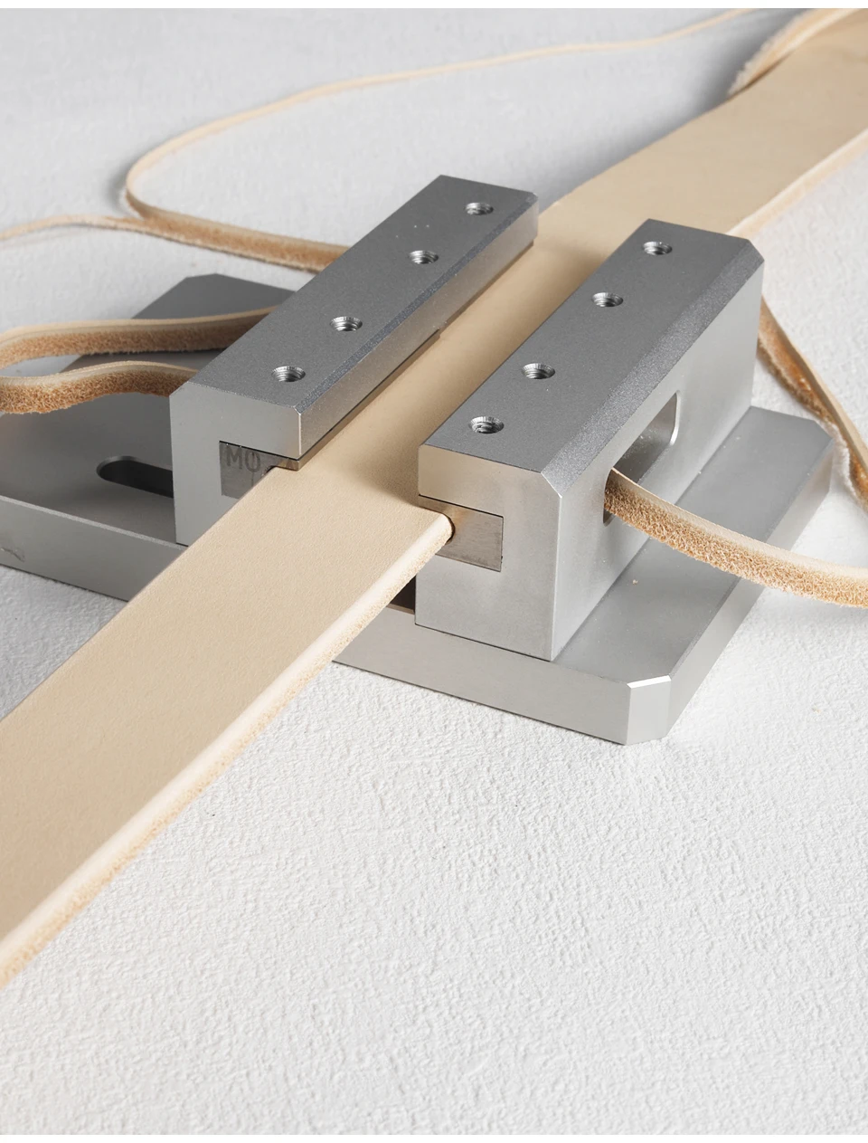 Belt Semi-Circular Beveler - Precision Leather Trimming
