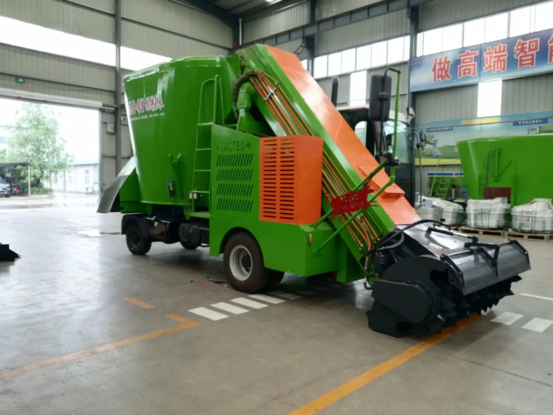 12-30m3 Customizable Animal Self Propelled Feed Mixer Vertical Tmr Feed ...
