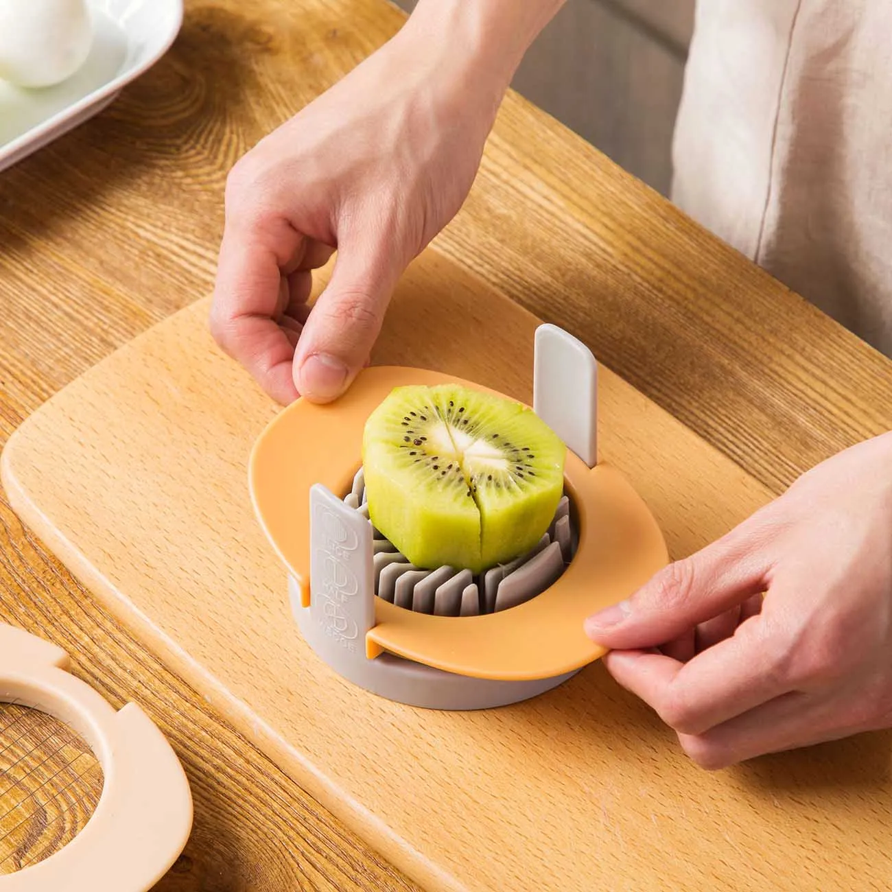 High Quality 4 In 1 Stainless Steel Egg Slicer Section Cutter Mold Egg ...